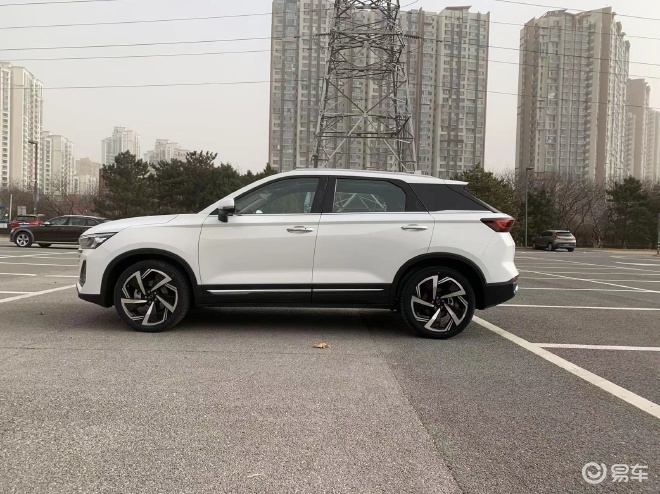 新款奔腾T77/T99实拍 造型更大气时尚_易车