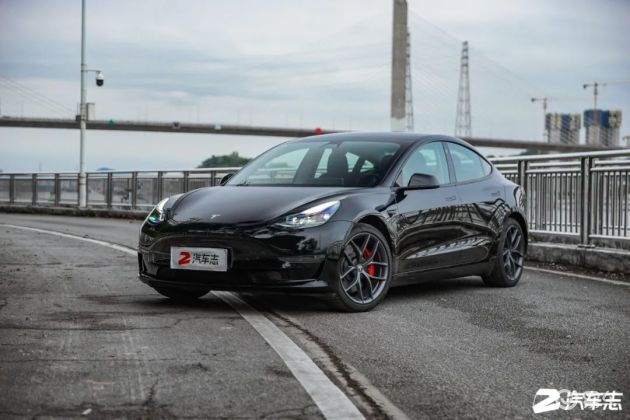 特斯拉Model 3P，比钢炮们滑溜的线性最让人欲罢不能_易车