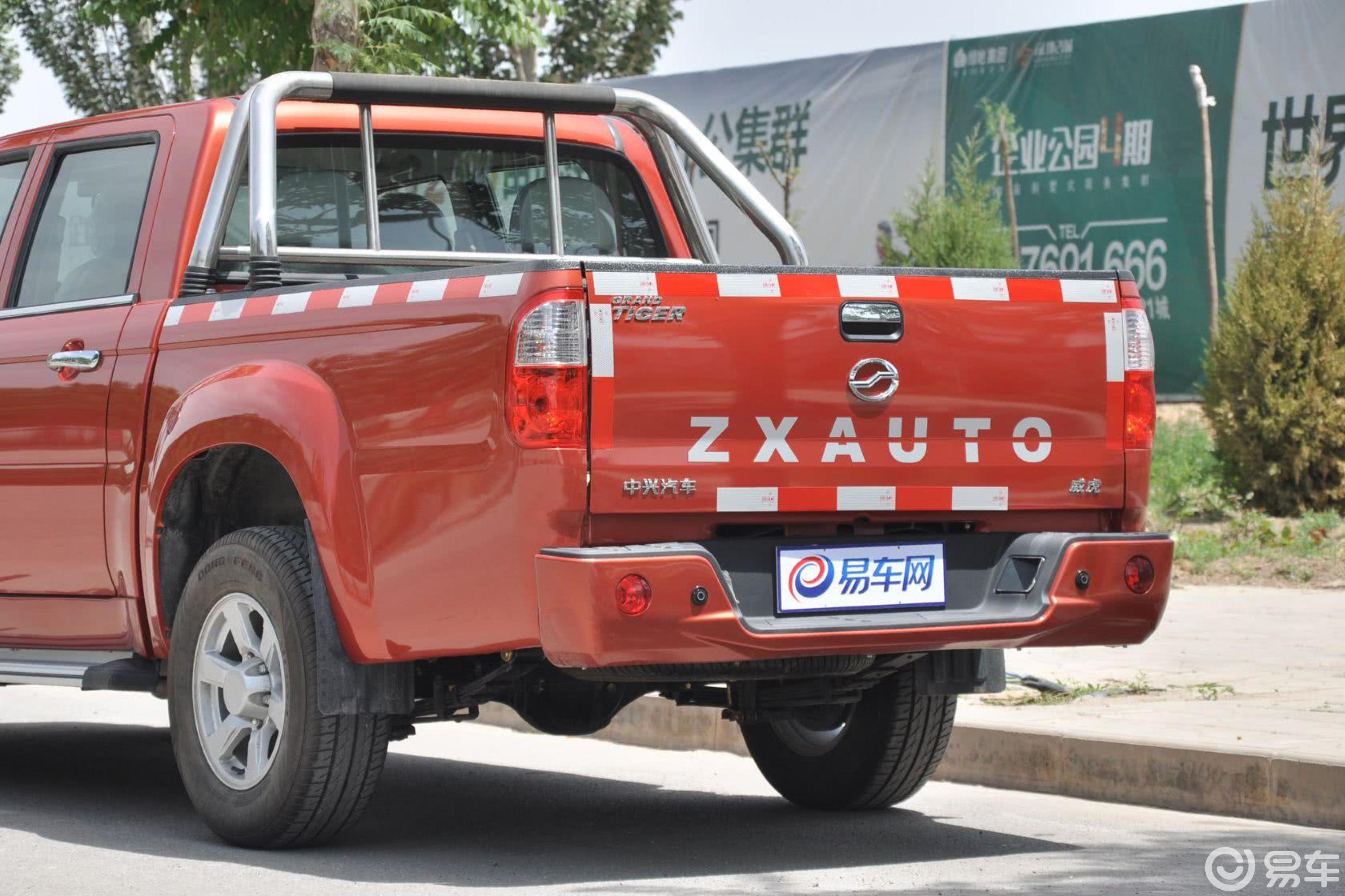 【威虎TUV-2.4 两驱 汽油车尾局部图片-汽车图片大全】-易车