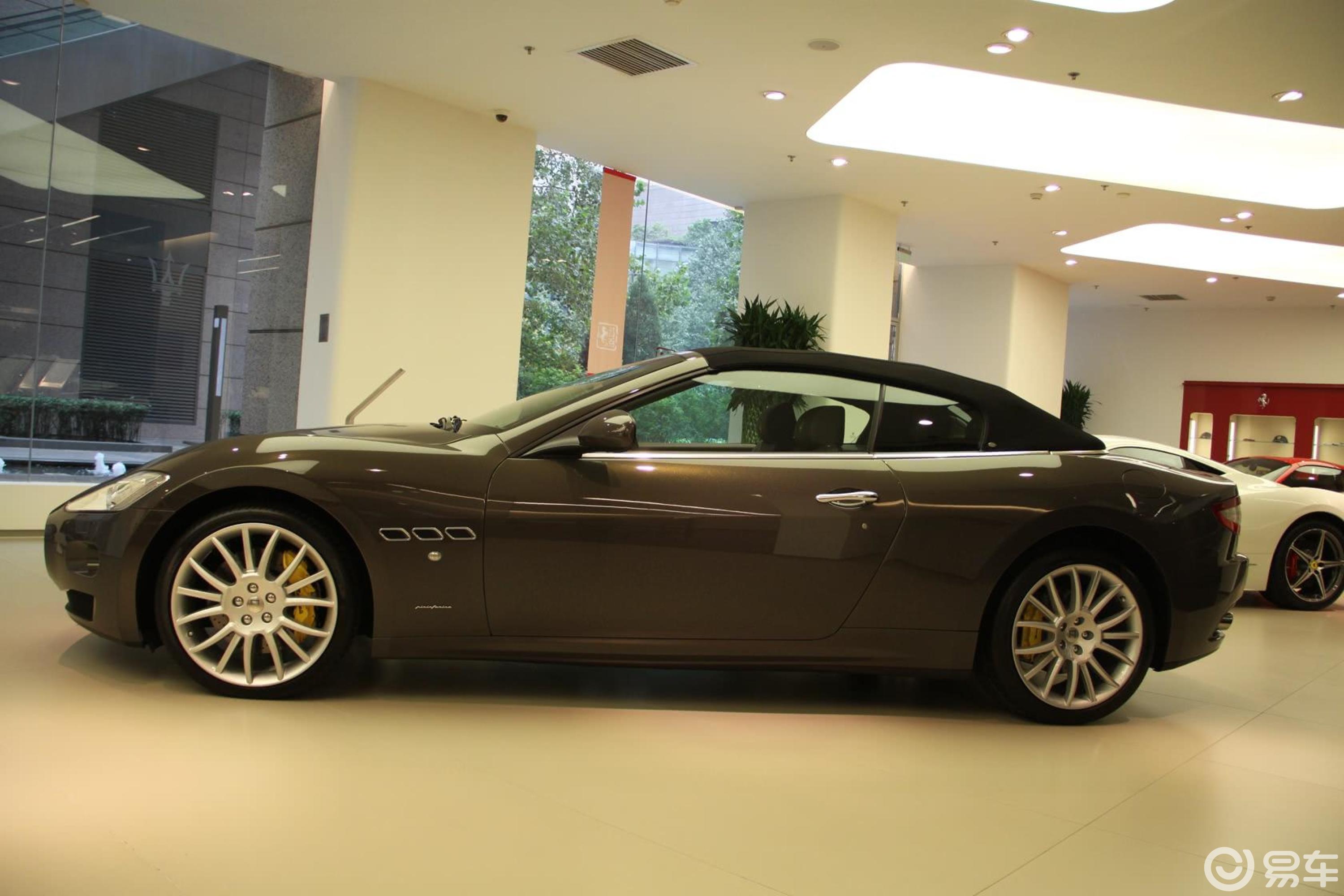 【GranCabrio4.7L FENDI定制限量版敞篷跑车正侧车头向左水平图片-汽车图片大全】-易车