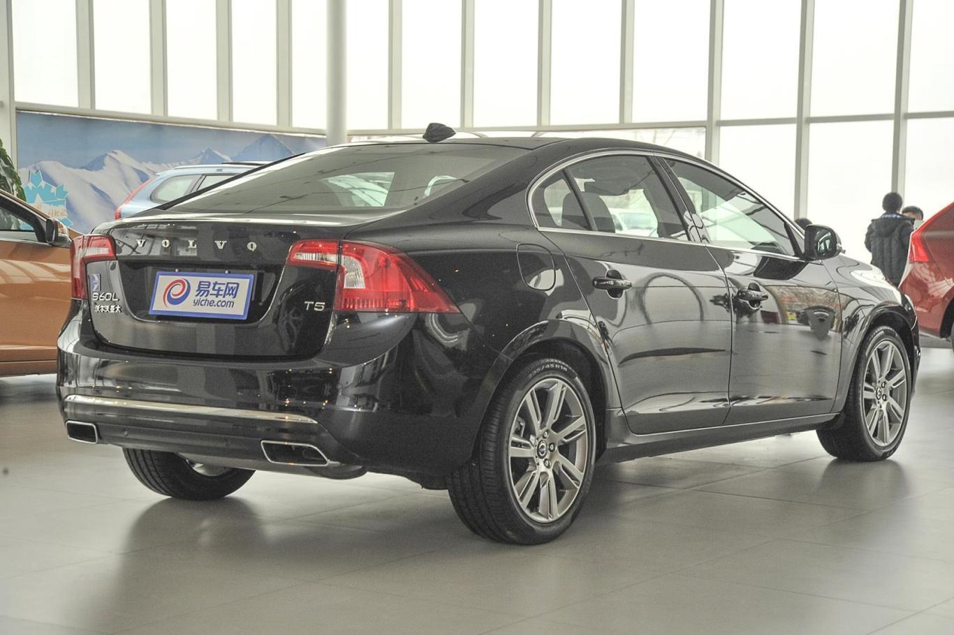 【沃尔沃S602.0T 手自一体 T5 智越版侧后45度车头向右水平图片-汽车图片大全】-易车