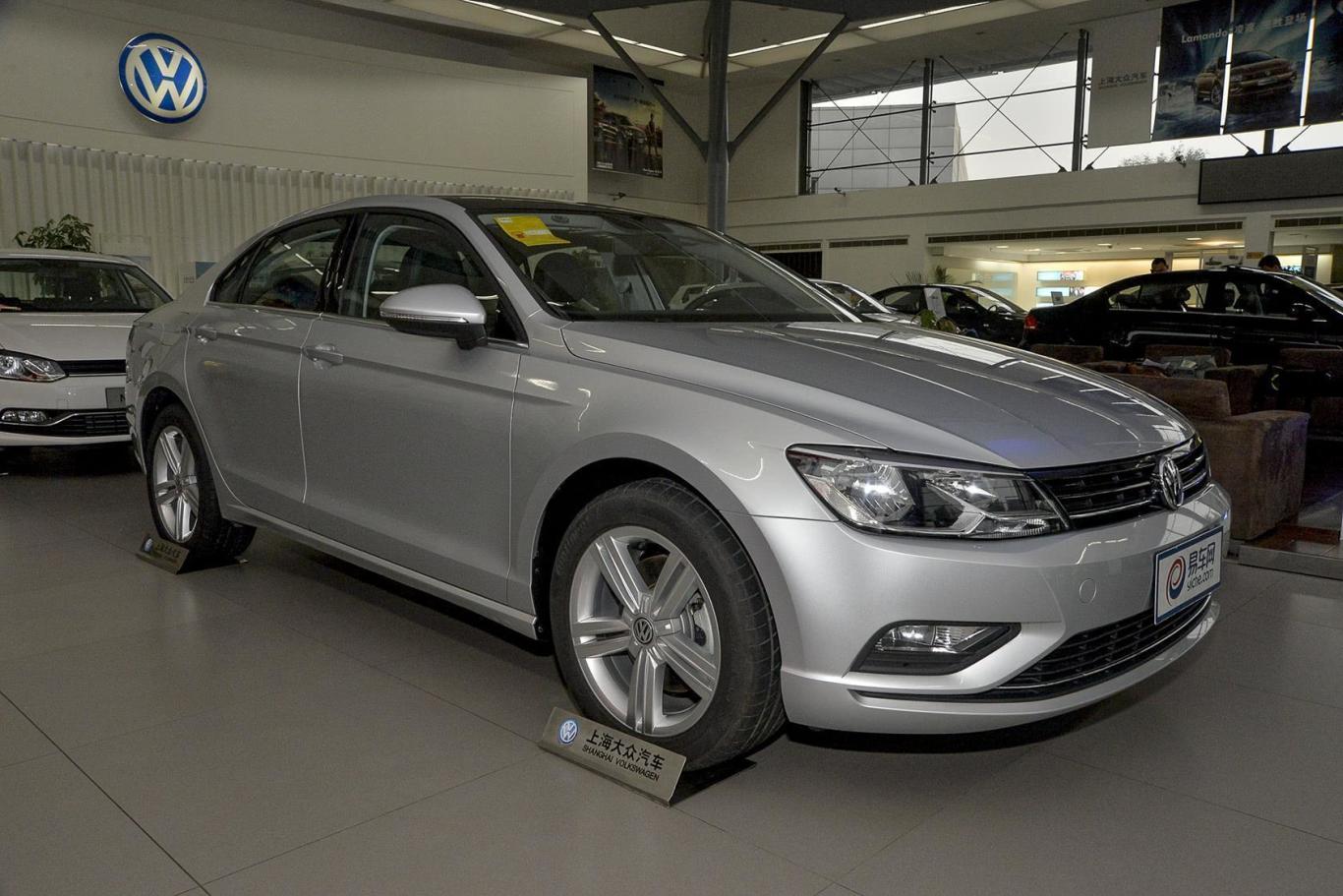 【凌渡1.8T DSG 330TSI 舒适版侧前45度车头向右水平图片-汽车图片大全】-易车