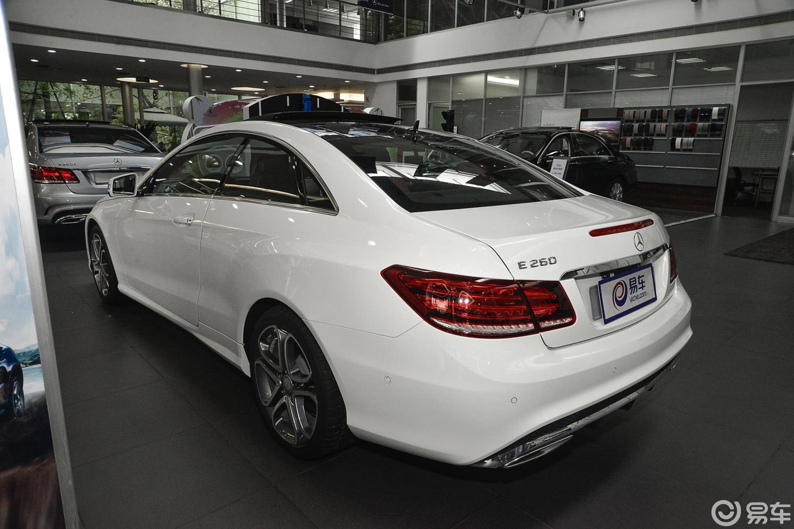 【奔驰E级(进口)E260 Coupe侧后45度车头向左水平图片-汽车图片大全】-易车