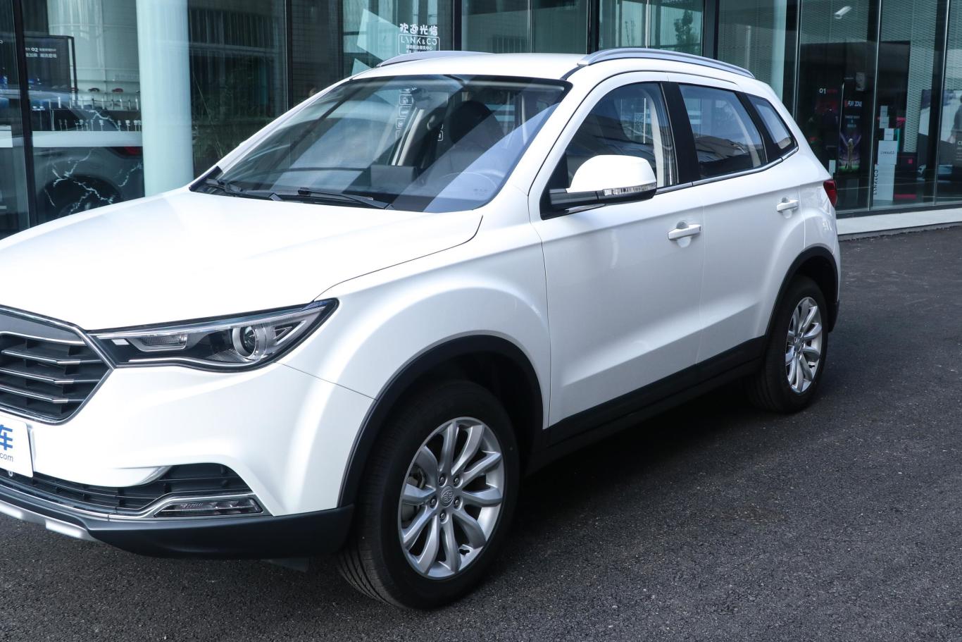 【奔腾X40网红版 1.6L 手动 舒适版外观图片-汽车图片大全】-易车