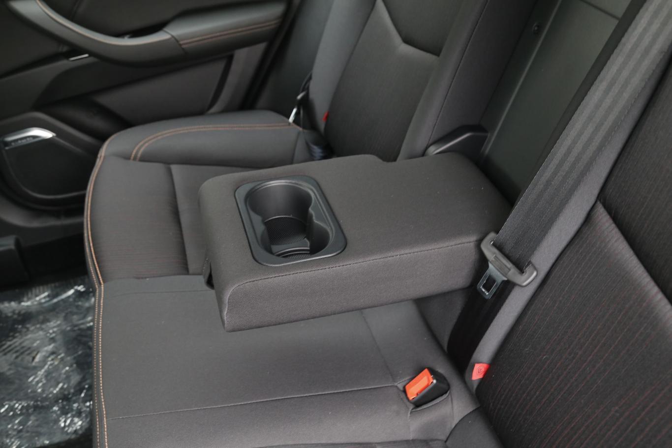 【逸动XT1.6L GDI 手自一体 新潮型 国V空间图片-汽车图片大全】-易车