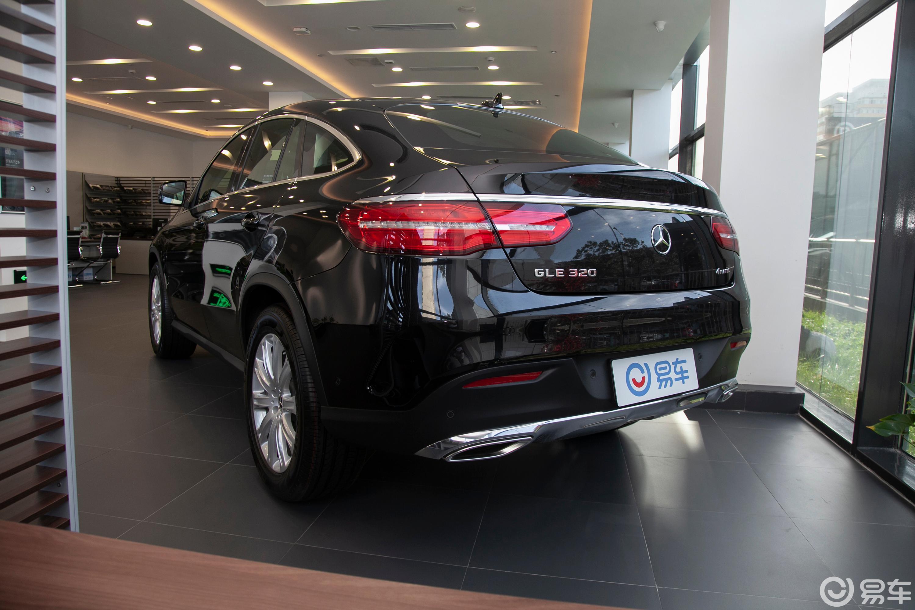 【奔驰GLE轿跑GLE 320 4MATIC 轿跑SUV正后水平图片-汽车图片大全】-易车