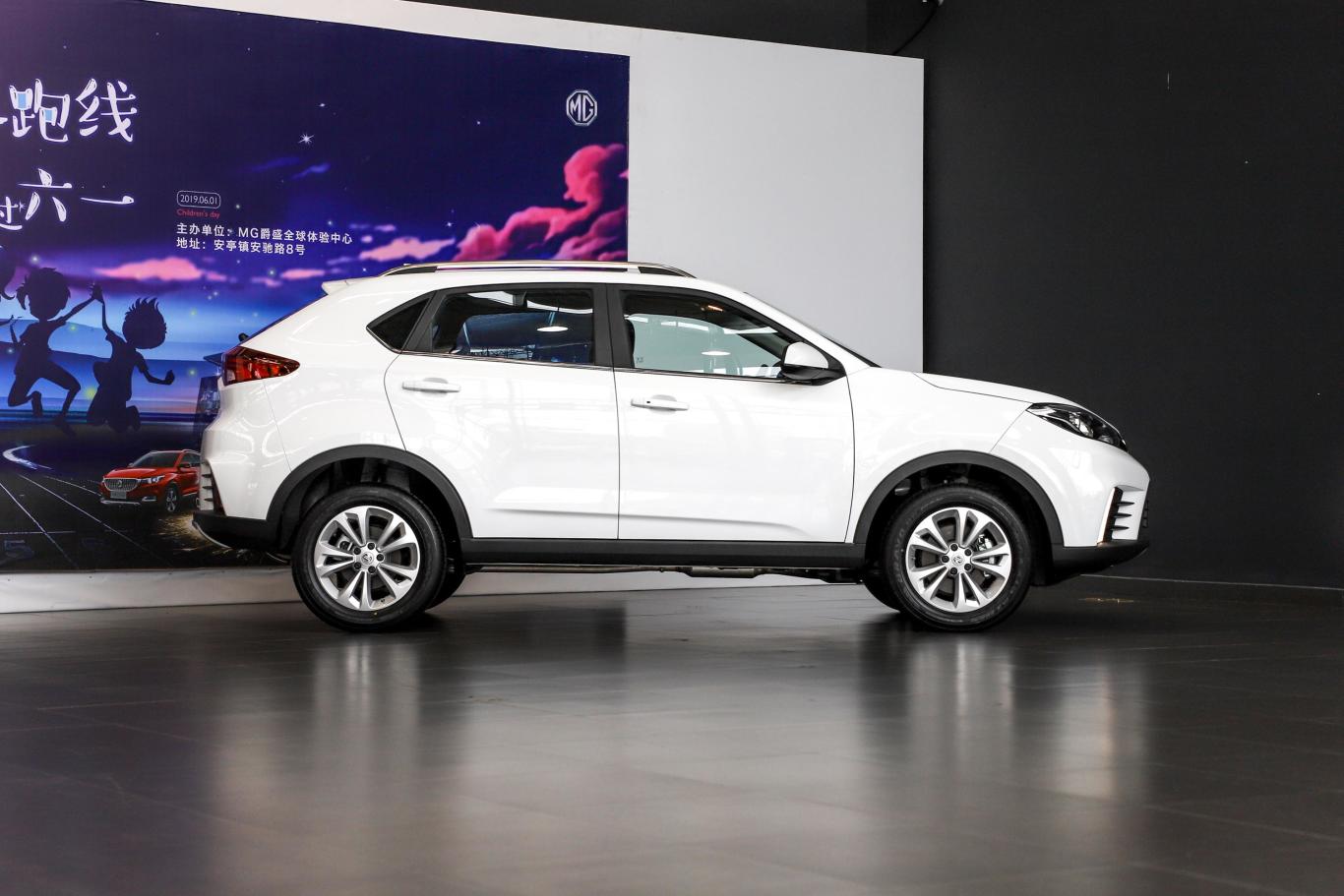 【名爵GS 锐腾20T 双离合 两驱 豪华氙灯版正侧车头向右水平图片-汽车图片大全】-易车