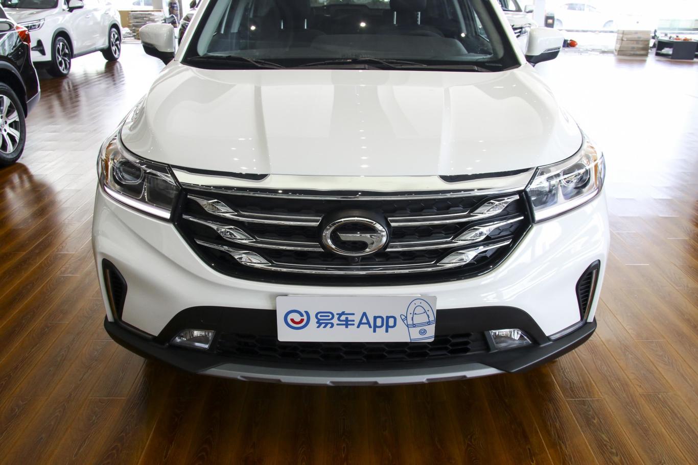 【传祺GS4235T 手动 两驱 豪华百万纪念版前格栅侧俯拍图片-汽车图片大全】-易车