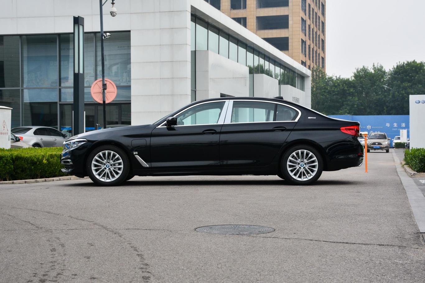 【宝马5系 插电混动改款 530Le 先锋版外观图片-汽车图片大全】-易车