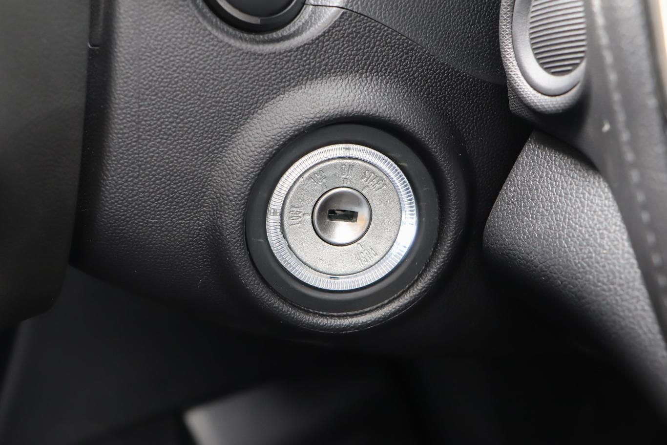 【长安欧尚A8001.6L 手动 舒适型 国V钥匙孔或一键启动按键图片-汽车图片大全】-易车