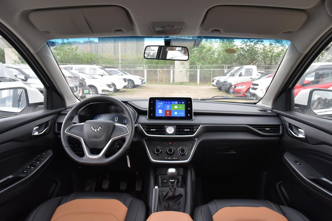 【五菱宏光S31.5T 手动 舒适型 国VI内饰全景正拍图片-汽车图片大全】-易车