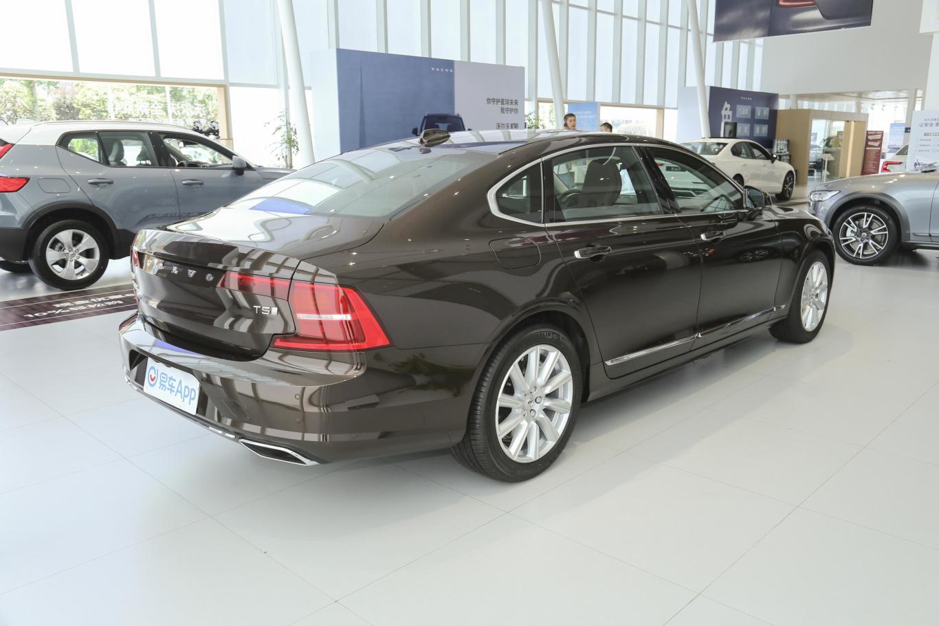 【沃尔沃S90改款 T5 智远豪华版侧后45度车头向右水平图片-汽车图片大全】-易车