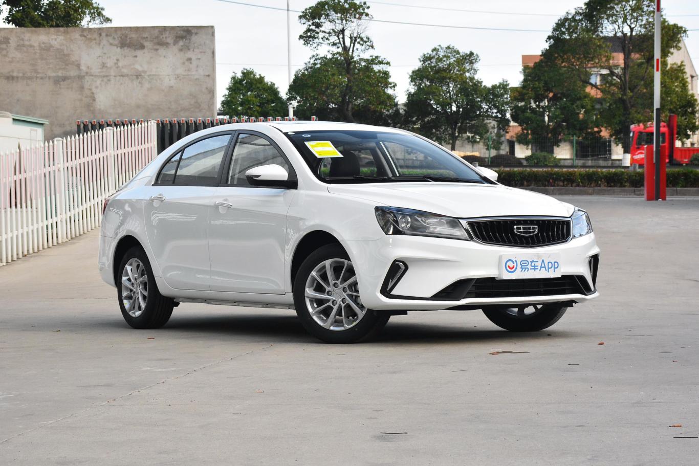 【帝豪UP 1.5L CVT 豪华型侧前45度车头向右水平图片-汽车图片大全】-易车