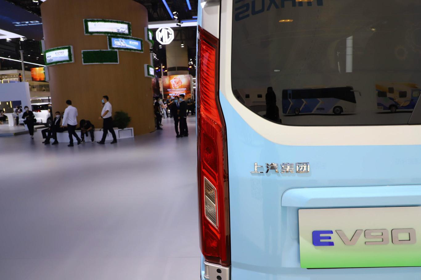 【新途EV90非营运版客车 加长轴 88.55kWh 14座外观图片-汽车图片大全】-易车