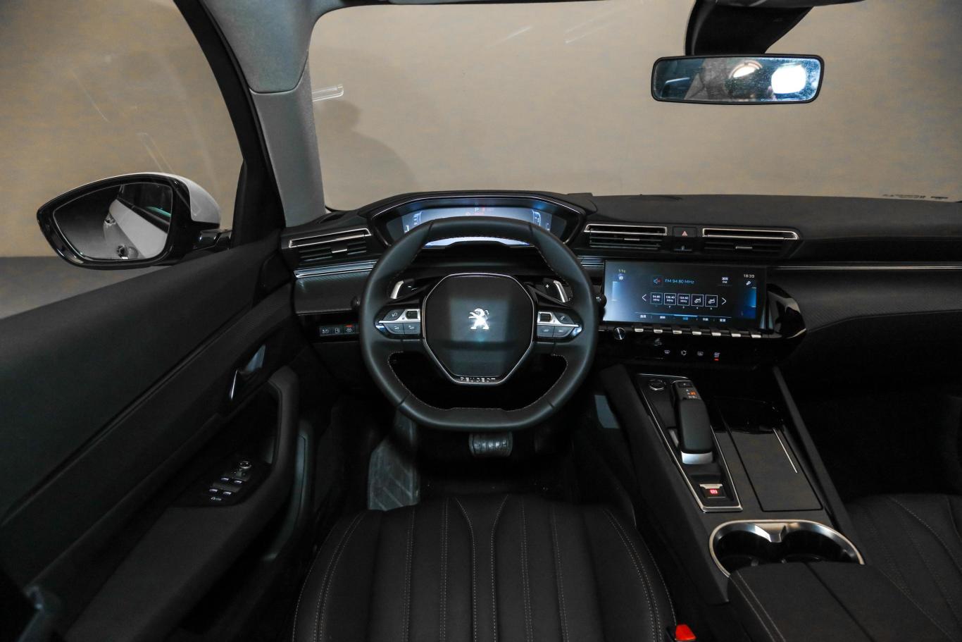 【标致508L PHEV1.6T 手自一体 插混科技版驾驶位区域图片-汽车图片大全】-易车