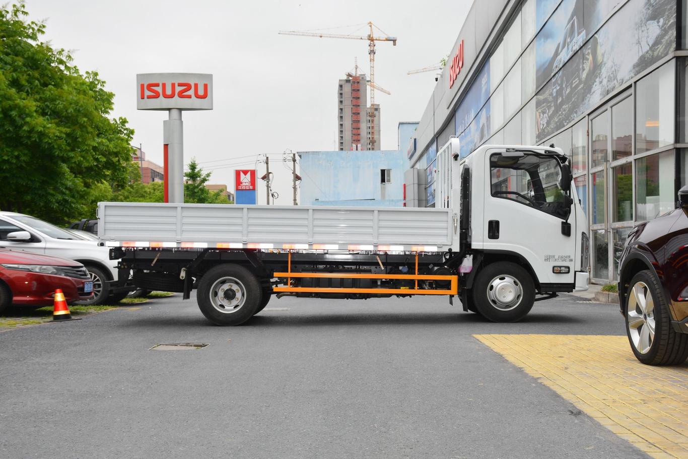 【翼放ECEC5 栏板 2.8T 单排气刹 标准版 国VI正侧车头向右水平图片-汽车图片大全】-易车