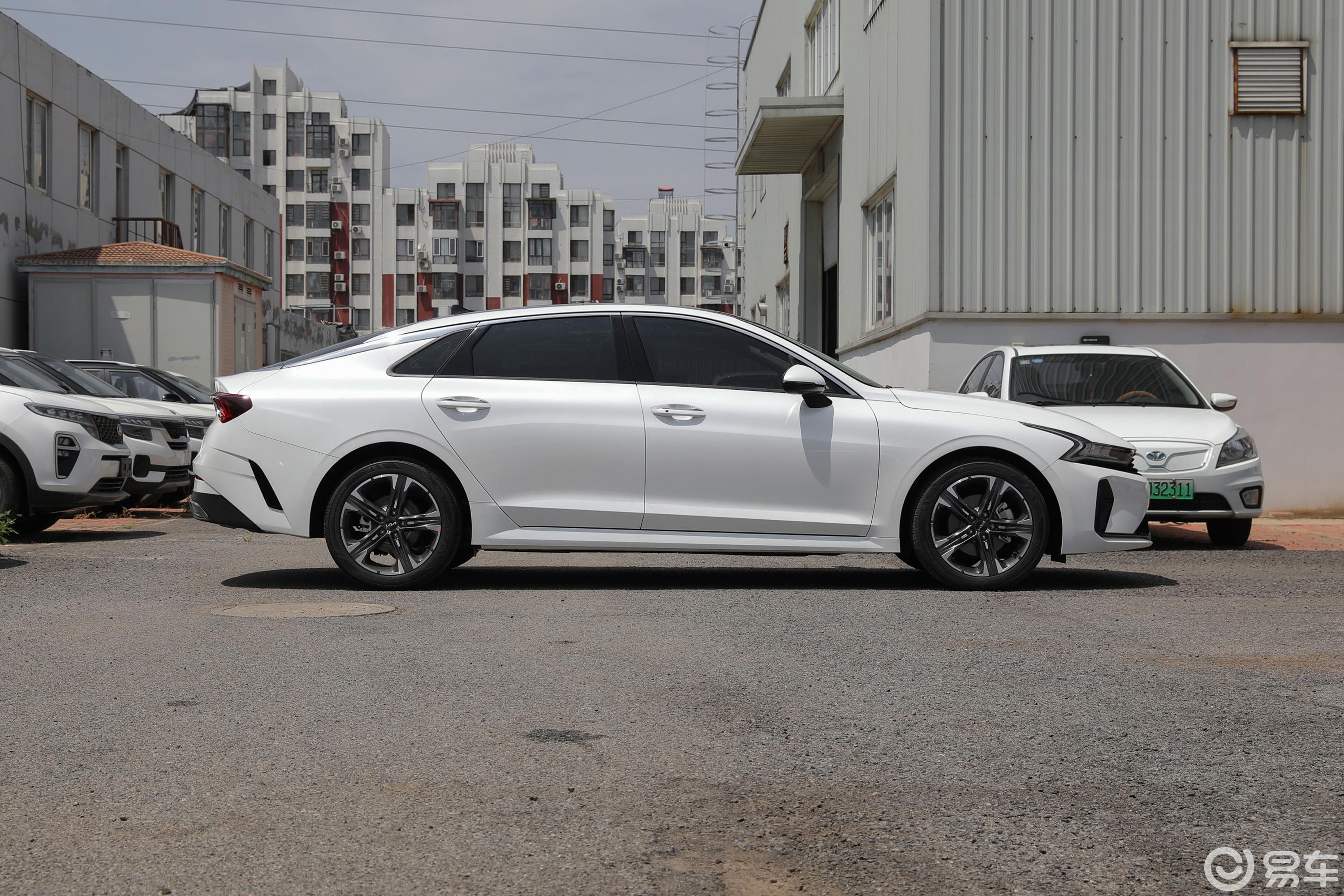 【起亚K5270T CVVD 焕新版正侧车头向右水平图片-汽车图片大全】-易车