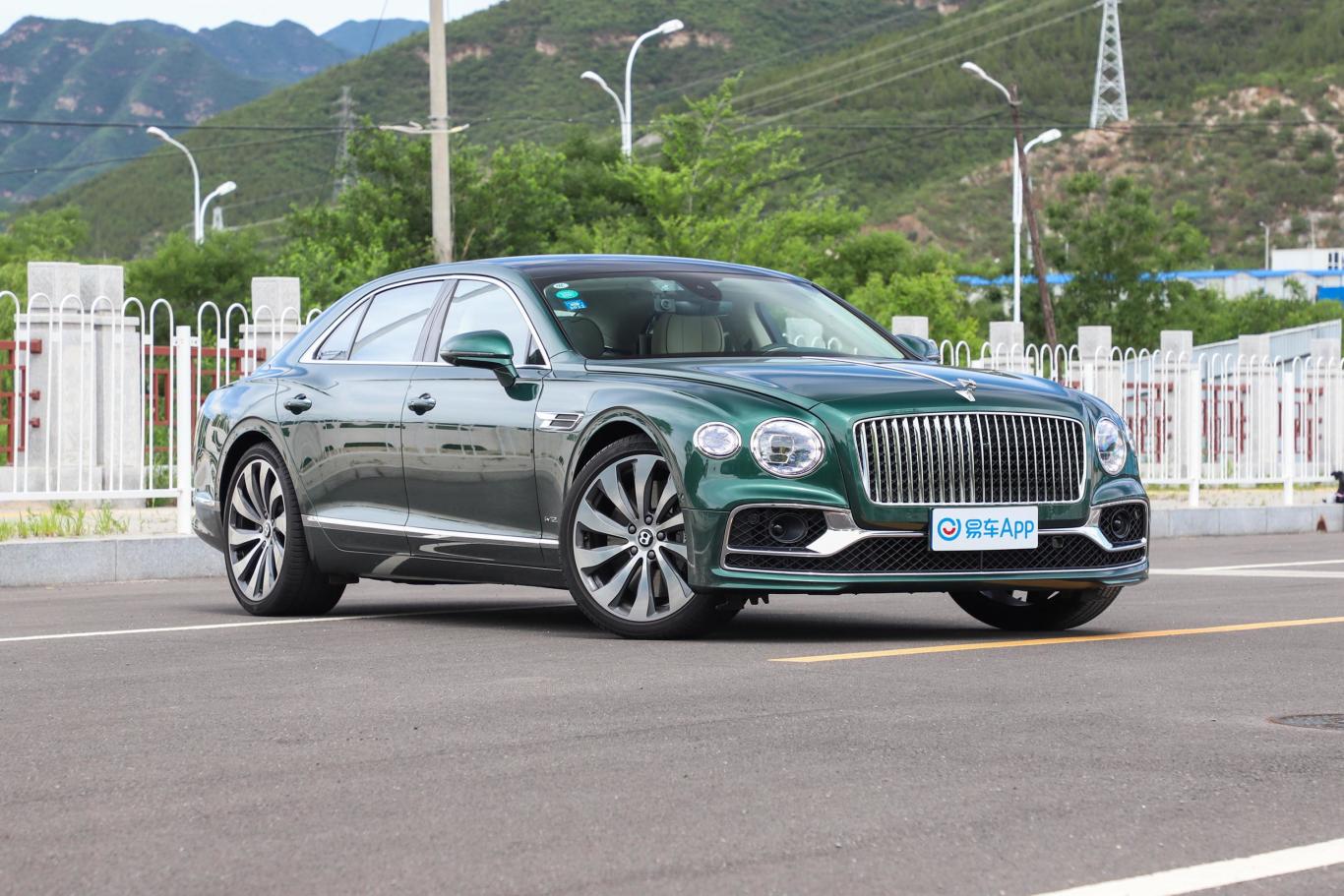 【飞驰6.0T W12 标准版侧前45度车头向右水平图片-汽车图片大全】-易车