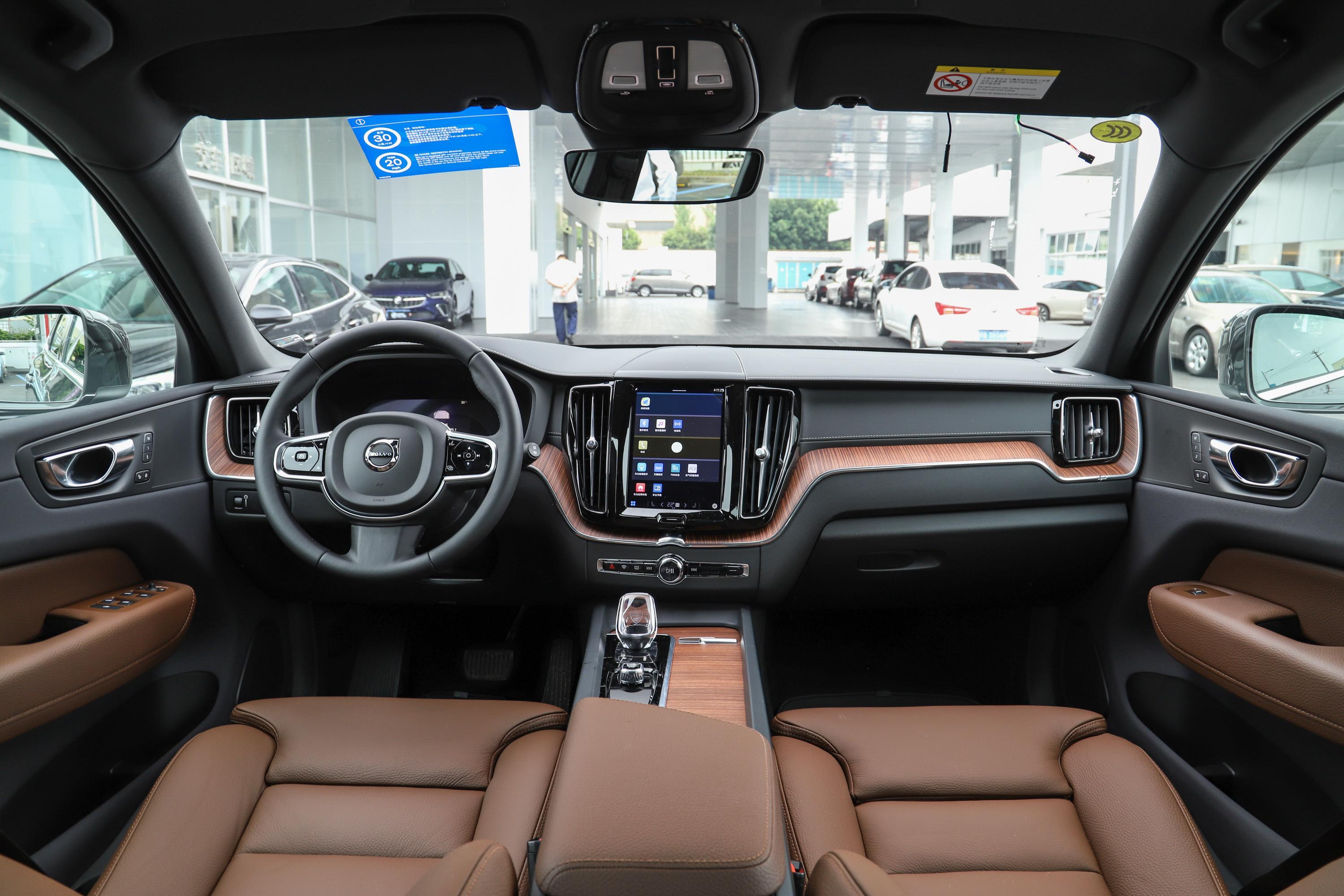 【2022款 沃尔沃XC60 B5 四驱 智远豪华版汽车报价_图片_参数配置】-易车_西安天润沃尔沃