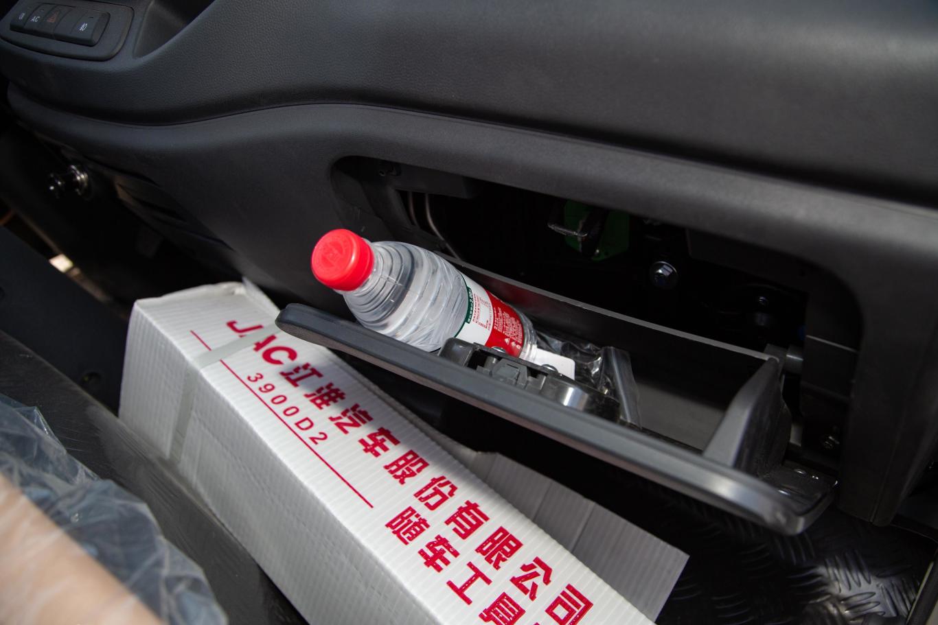 【康铃J3J3安徽全柴 2.3L 88马力 2800轴距 排半栏板轻卡 国V内饰图片-汽车图片大全】-易车