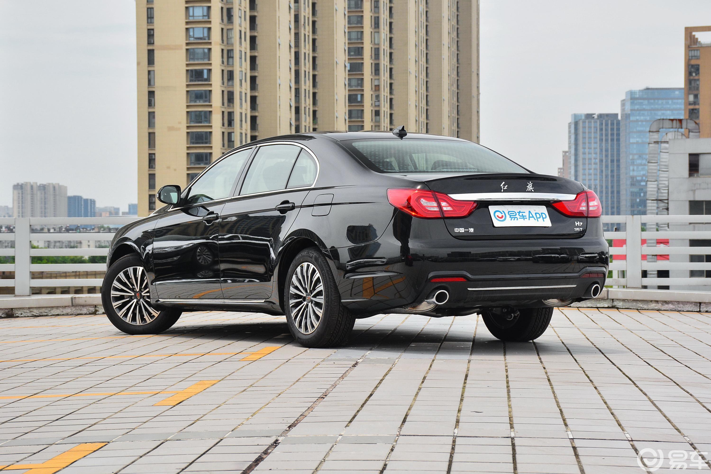 【红旗H71.8T 舒适版侧后45度车头向左水平图片-汽车图片大全】-易车