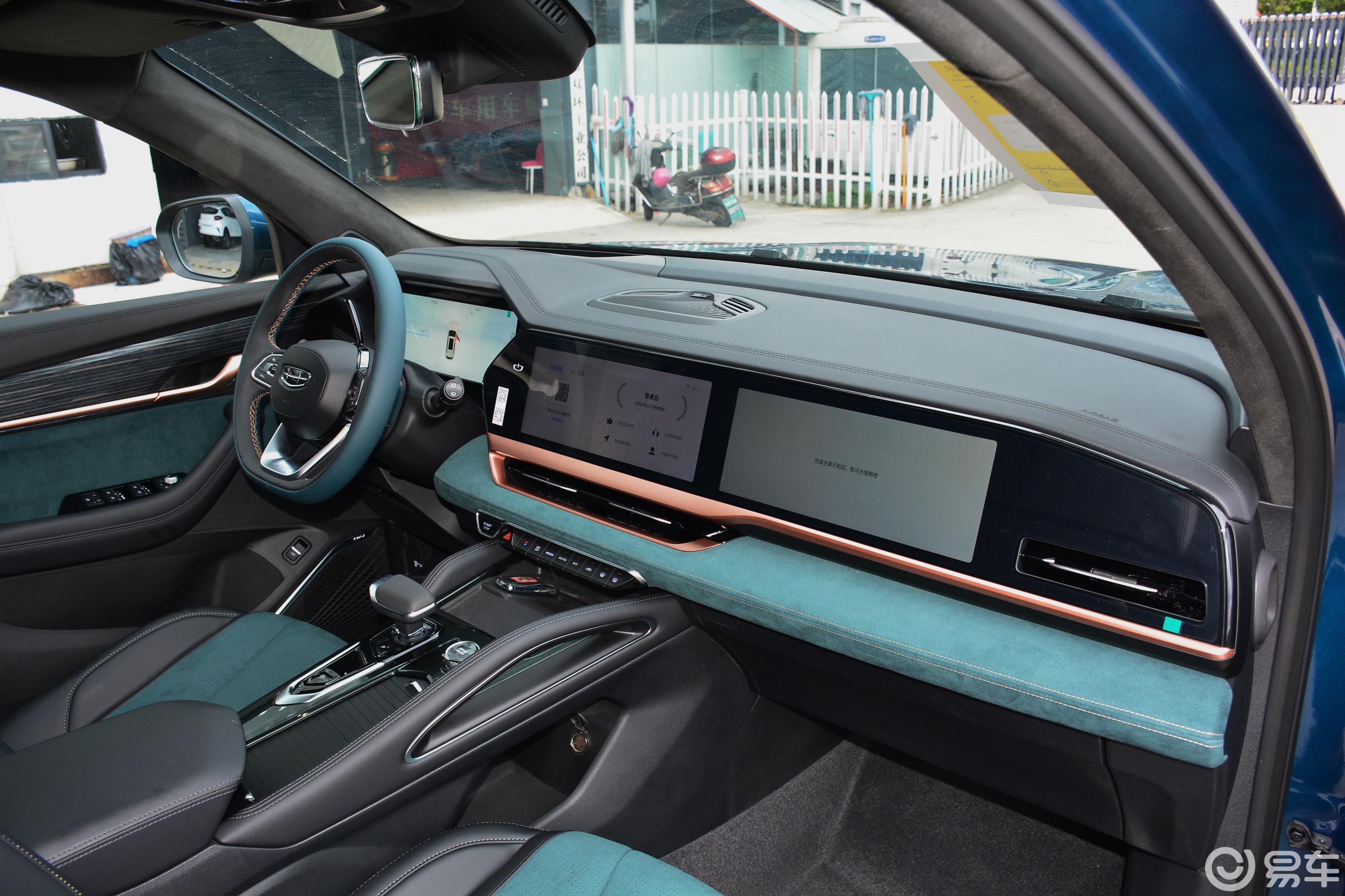 【星越L2.0T 自动四驱旗舰型内饰全景副驾驶员方向图片-汽车图片大全】-易车