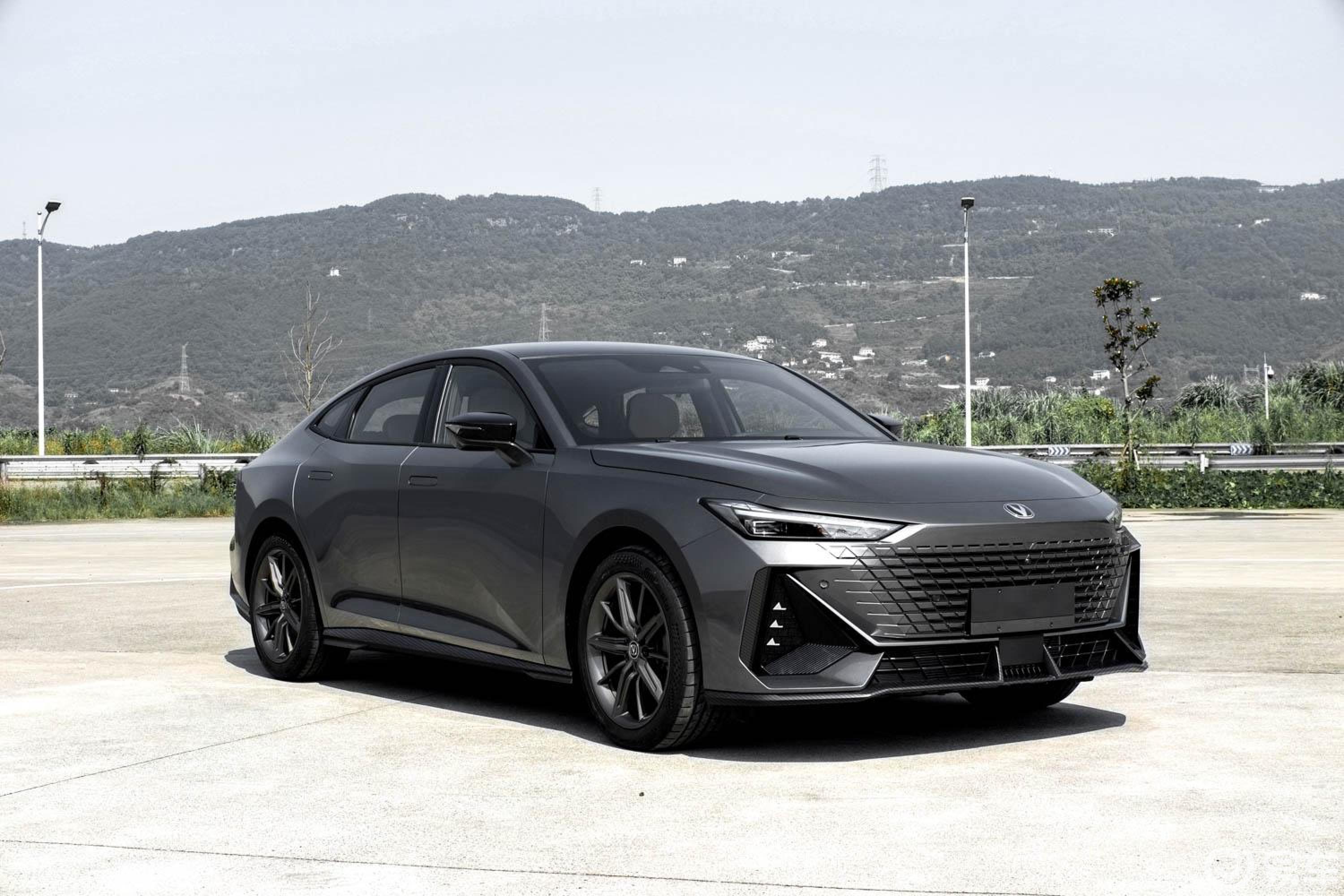 【长安UNI-V图片-汽车图片大全】-易车