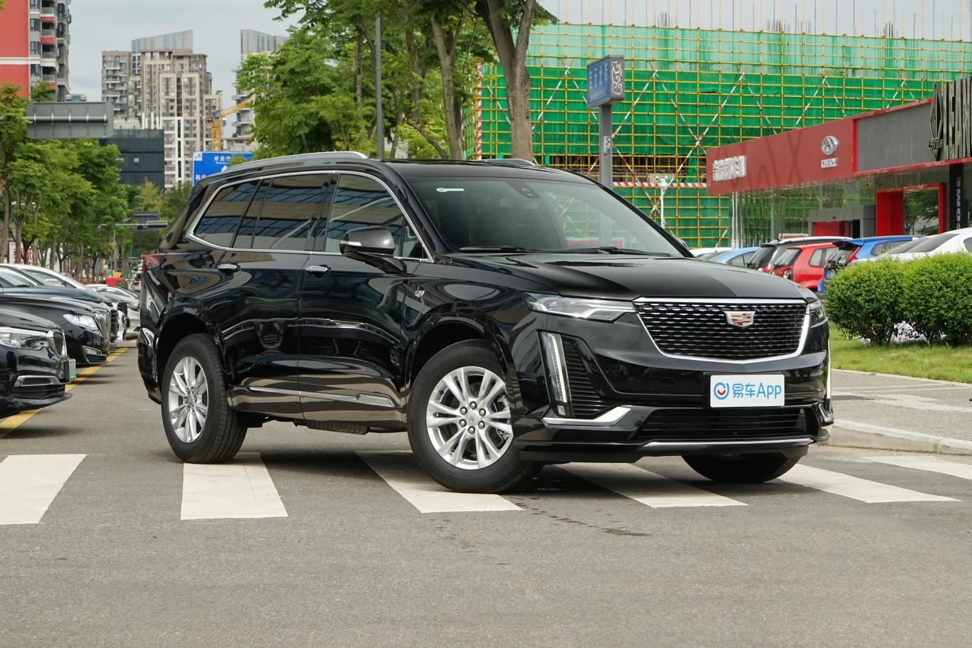 【凯迪拉克XT6轻混 2.0T 四驱风尚型 7座侧前45度车头向右水平图片-汽车图片大全】-易车