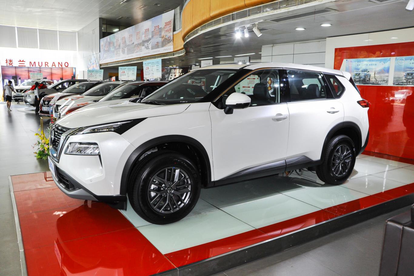 【奇骏VC-Turbo 300 两驱豪华版 7座正侧车头向左水平图片-汽车图片大全】-易车