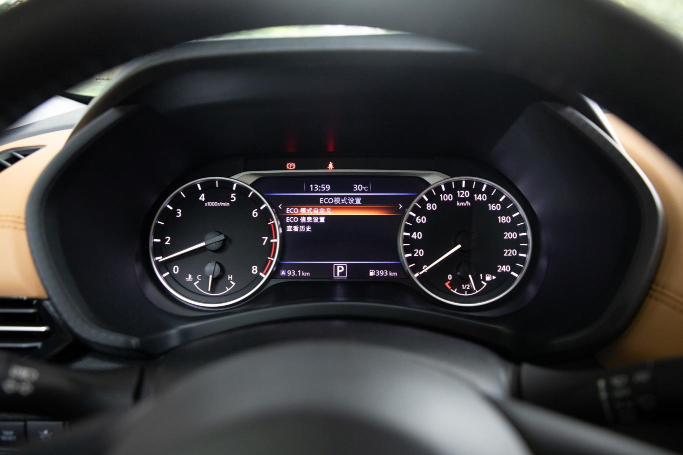 【轩逸1.6L CVT TOP奢享版主驾驶位图片-汽车图片大全】-易车