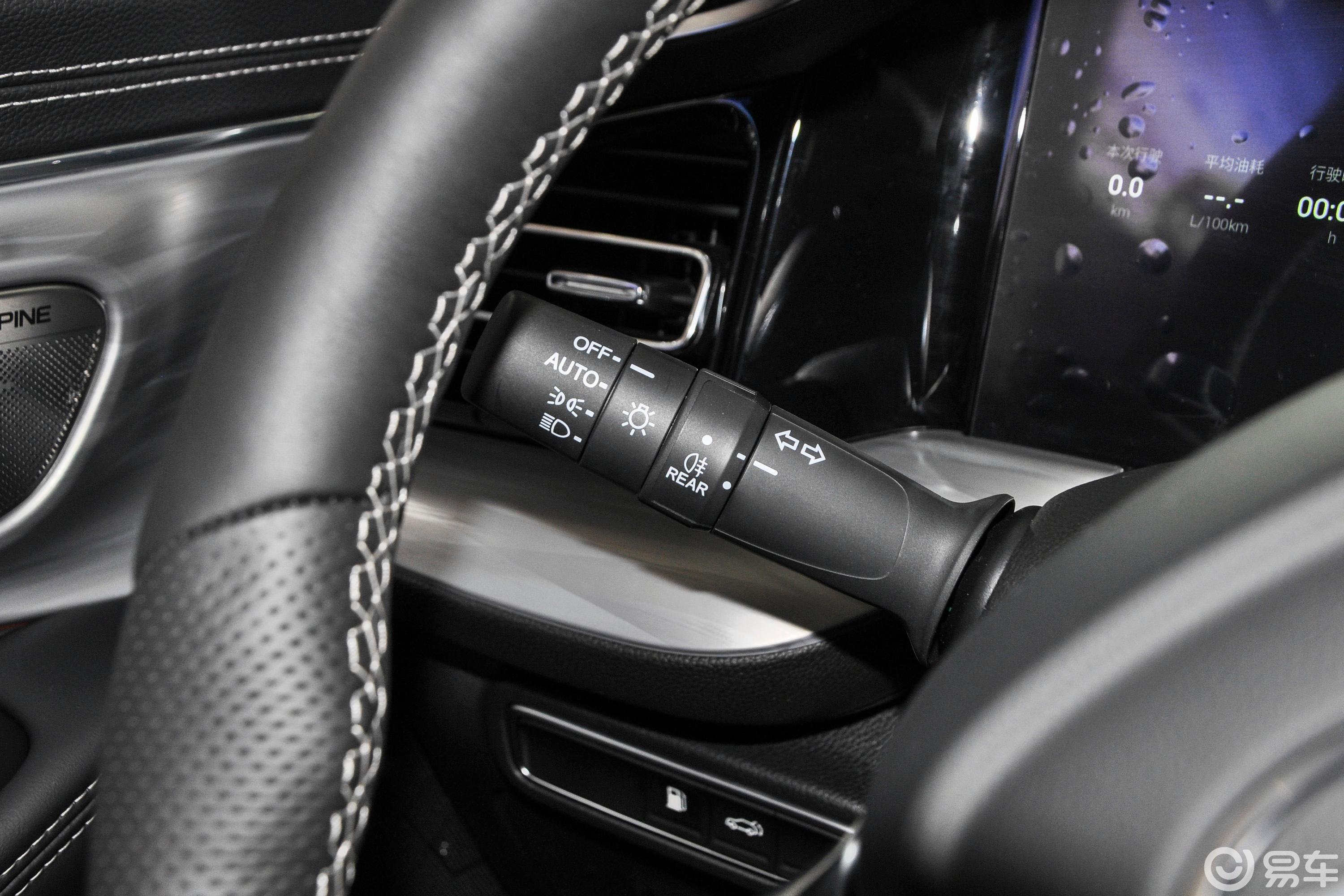 【传祺GS82.0T 两驱尊贵版 7座灯光控制区图片-汽车图片大全】-易车