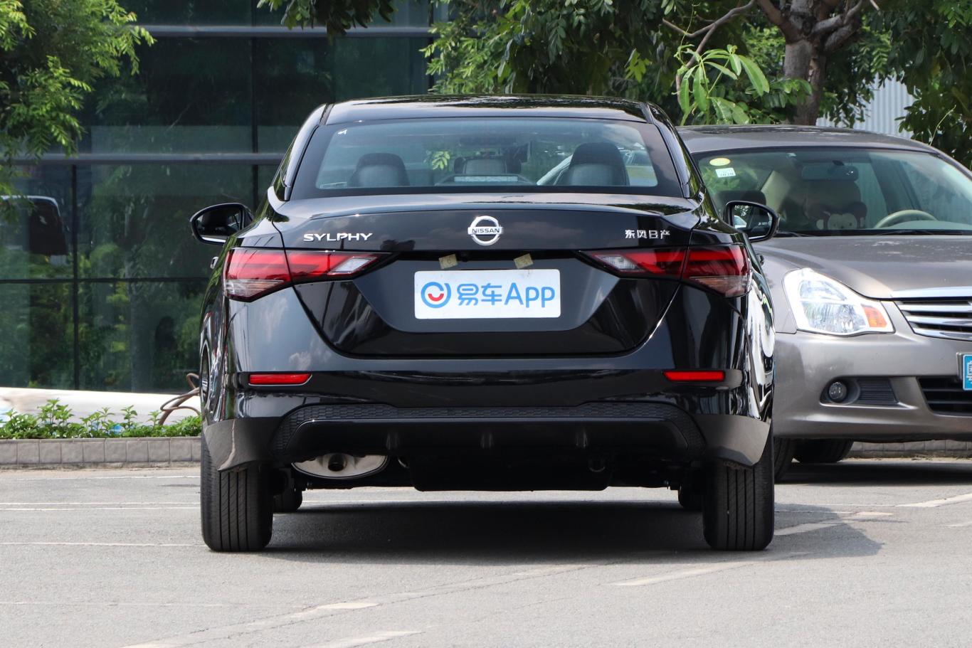 【轩逸1.6L CVT XL悦享版正后水平图片-汽车图片大全】-易车