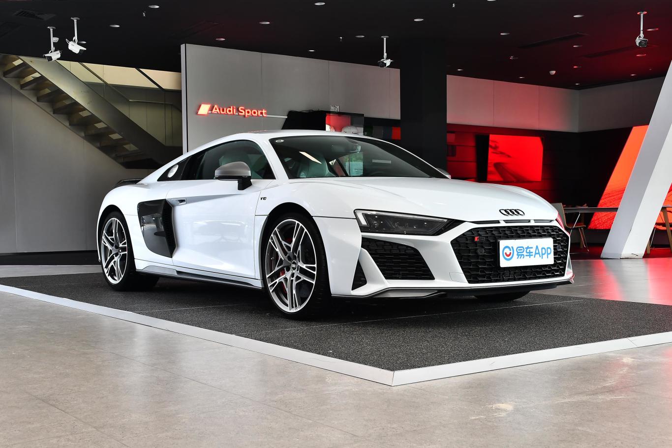 【奥迪R8R8 V10 Coupe Performance侧前45度车头向右水平图片-汽车图片大全】-易车