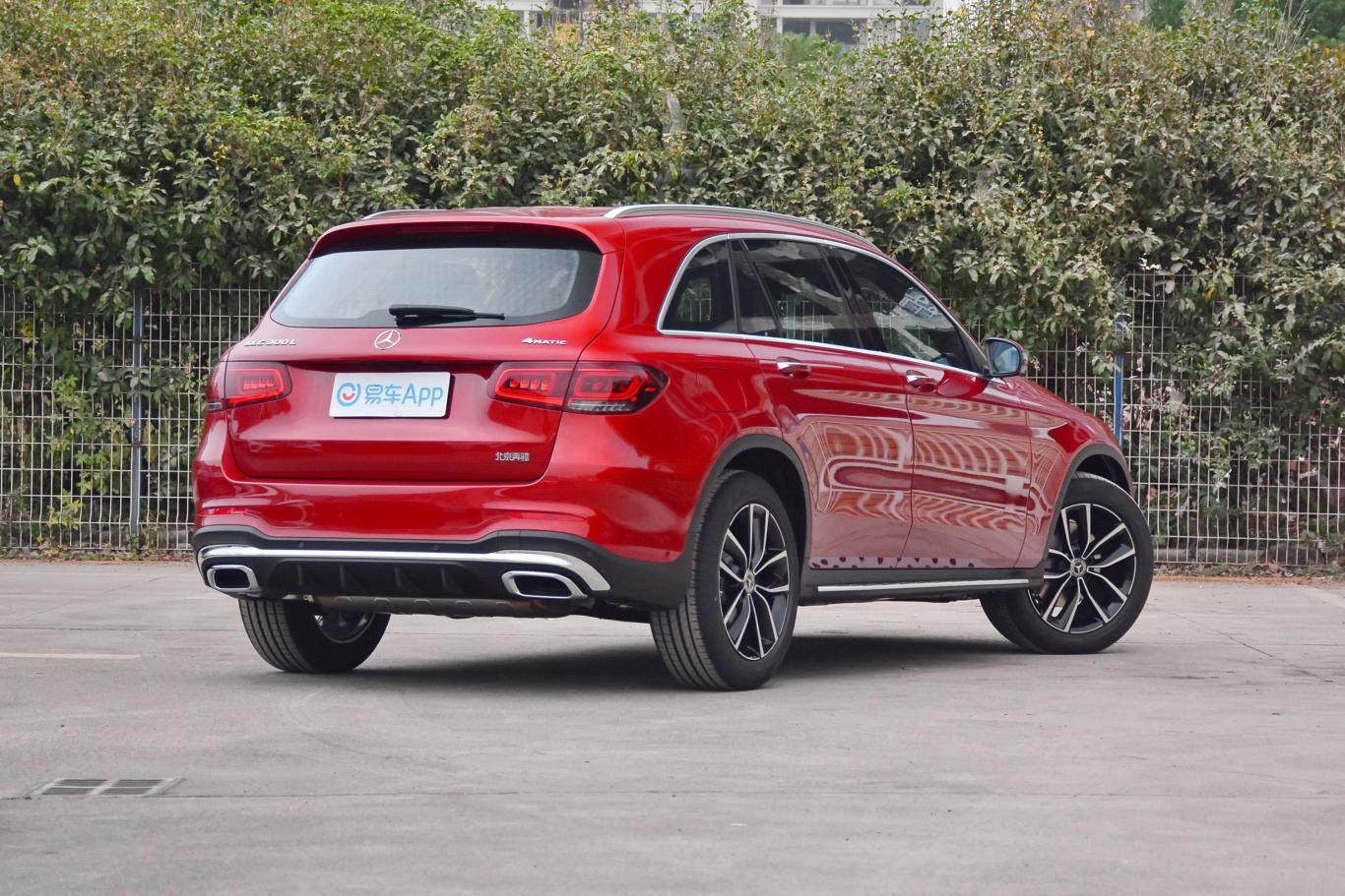 【奔驰GLCGLC 300 L 4MATIC 动感型侧后45度车头向右水平图片-汽车图片大全】-易车