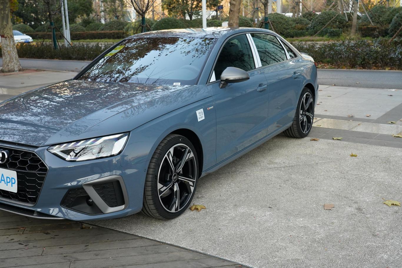 【奥迪A4L40 TFSI RS套件燃速型外观细节图片-汽车图片大全】-易车