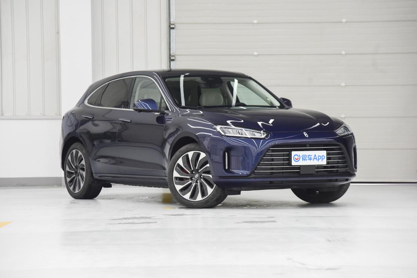 【问界M5增程版 180km 四驱性能版侧前45度车头向右水平图片-汽车图片大全】-易车