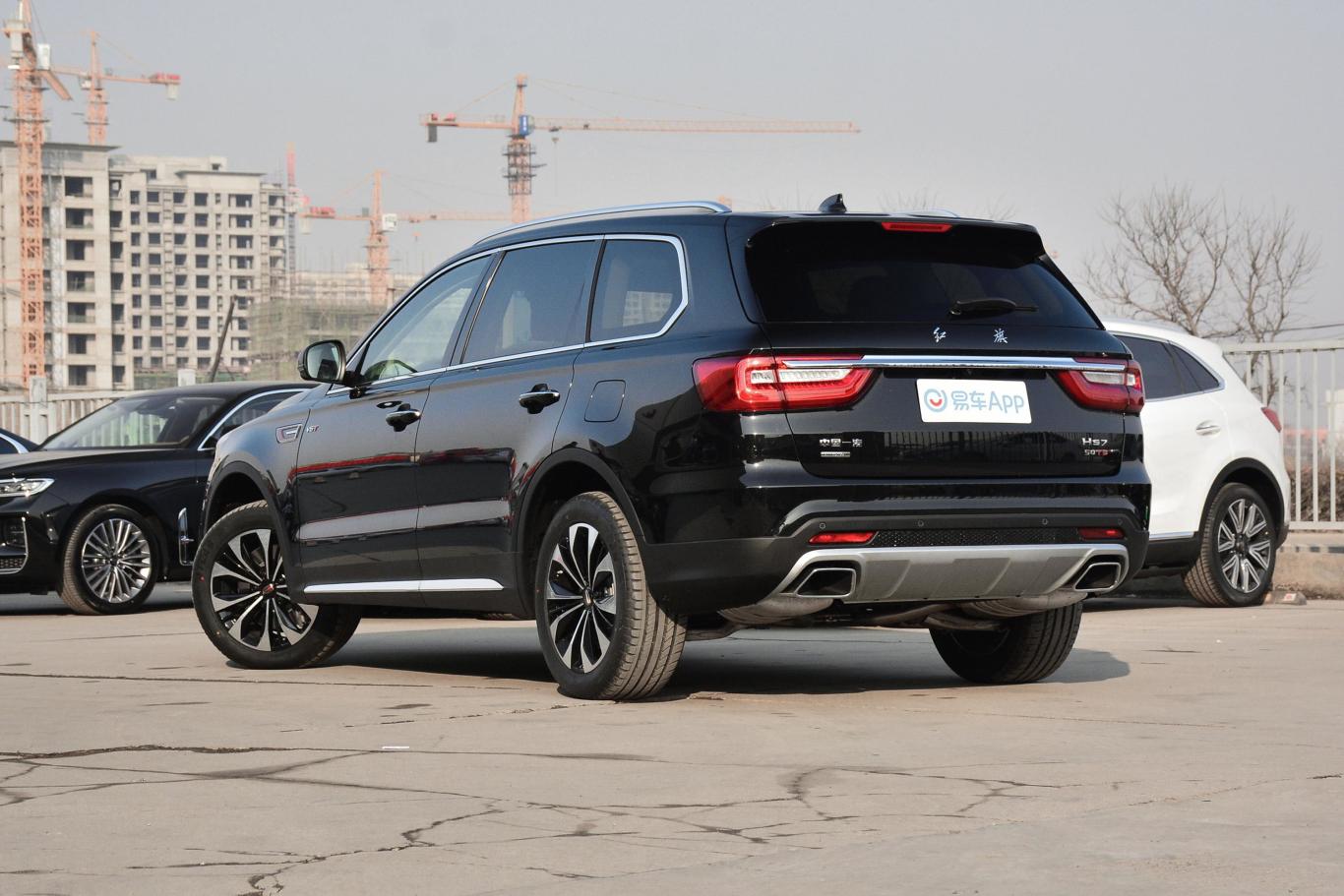 【红旗HS73.0T 手自一体 四驱 智联旗享版侧后45度车头向左水平图片-汽车图片大全】-易车