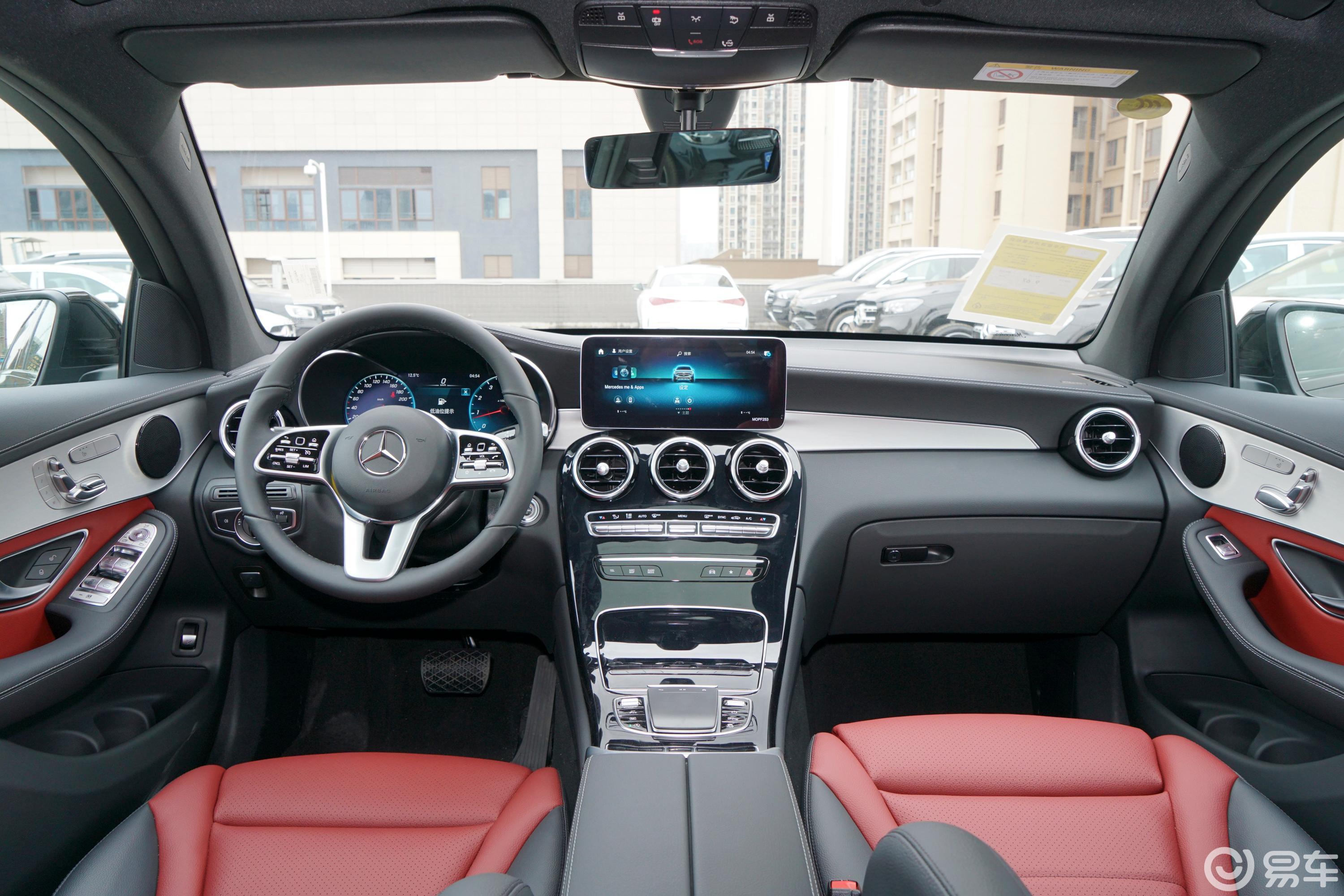 【奔驰GLC轿跑改款 GLC 260 4MATIC 轿跑SUV内饰全景正拍图片-汽车图片大全】-易车