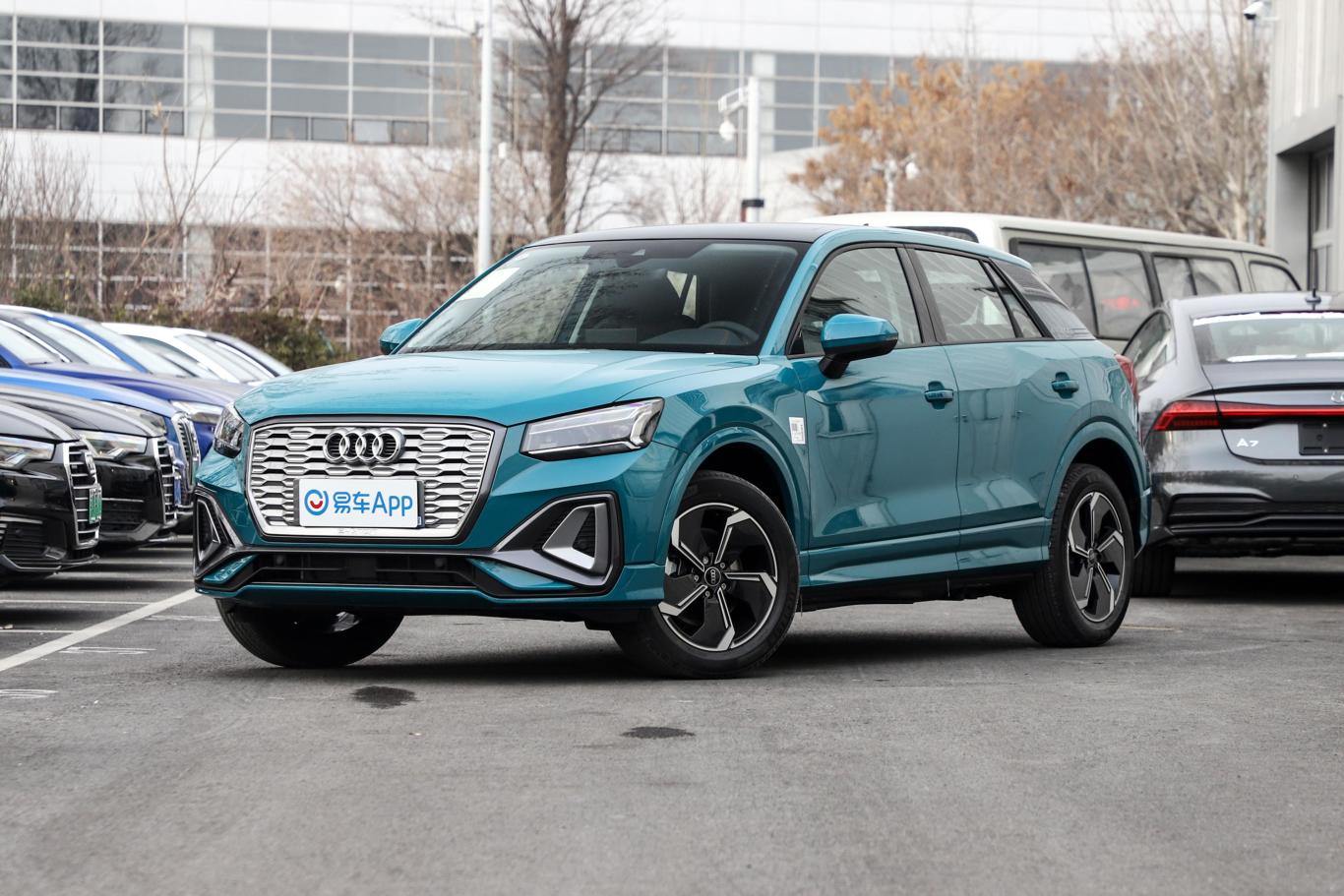 【奥迪Q2L e-tron纯电智享型侧前45度车头向左水平图片-汽车图片大全】-易车