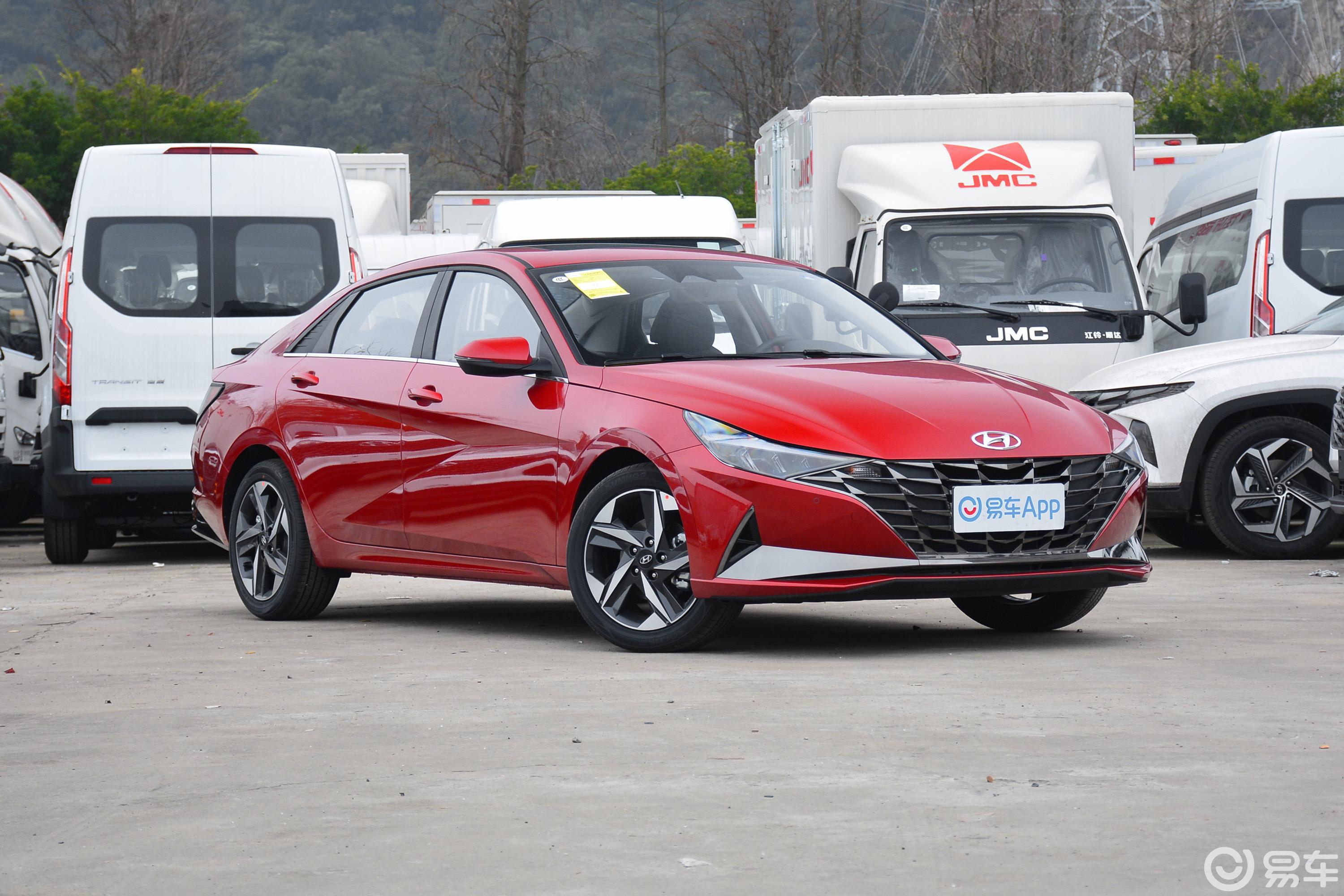 【伊兰特1.5L CVT尊贵版侧前45度车头向右水平图片-汽车图片大全】-易车