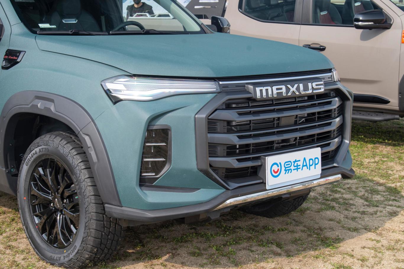 【大通T90房车探索家T90 2.0T 越野绿-防爆漆前格栅侧俯拍图片-汽车图片大全】-易车