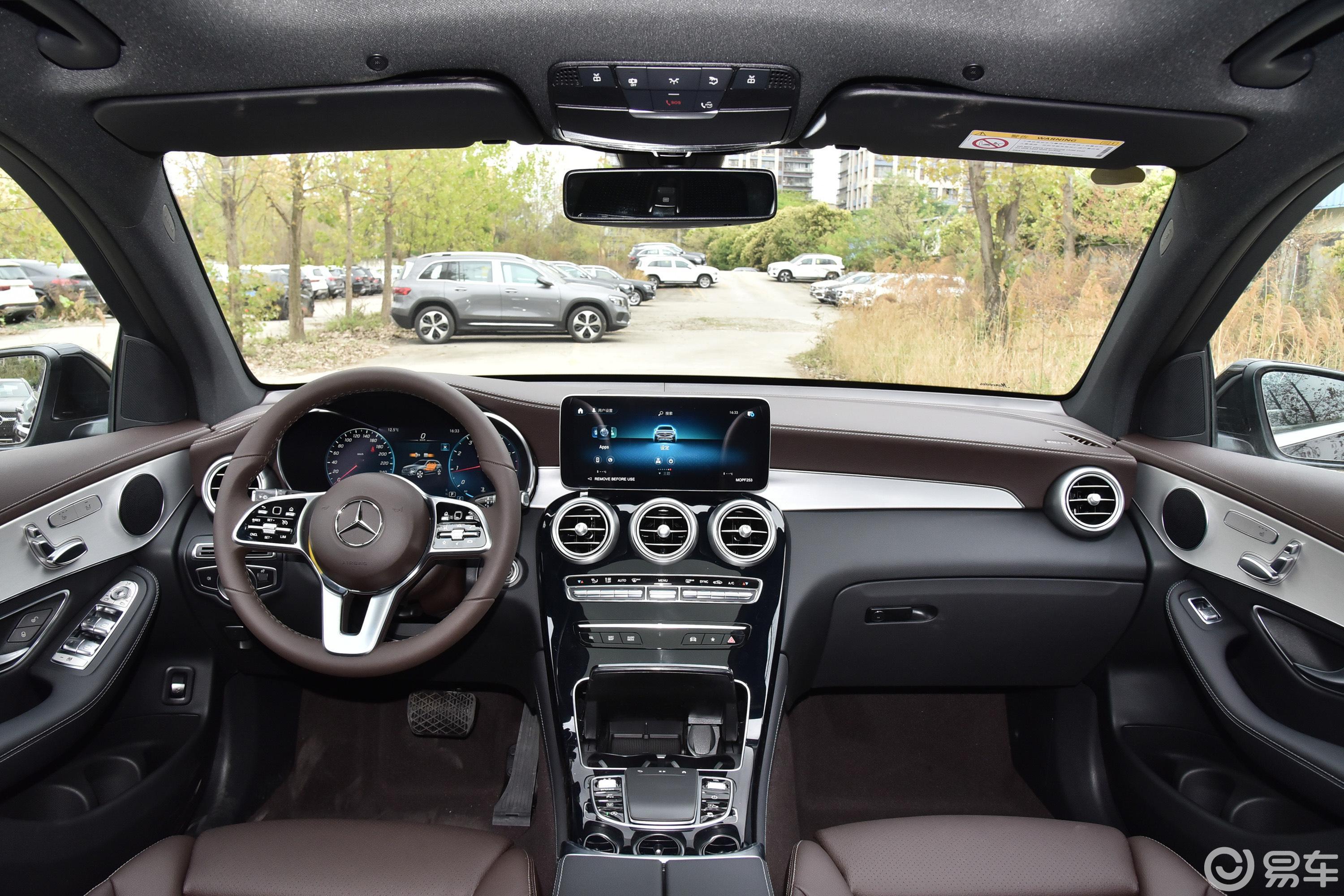 【奔驰GLC改款三 GLC 260 L 4MATIC 动感型内饰全景正拍图片-汽车图片大全】-易车