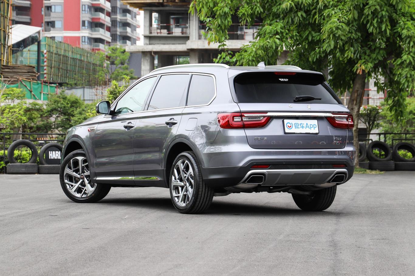 【红旗HS72.0T 双离合 两驱 智联旗畅版侧后45度车头向左水平图片-汽车图片大全】-易车