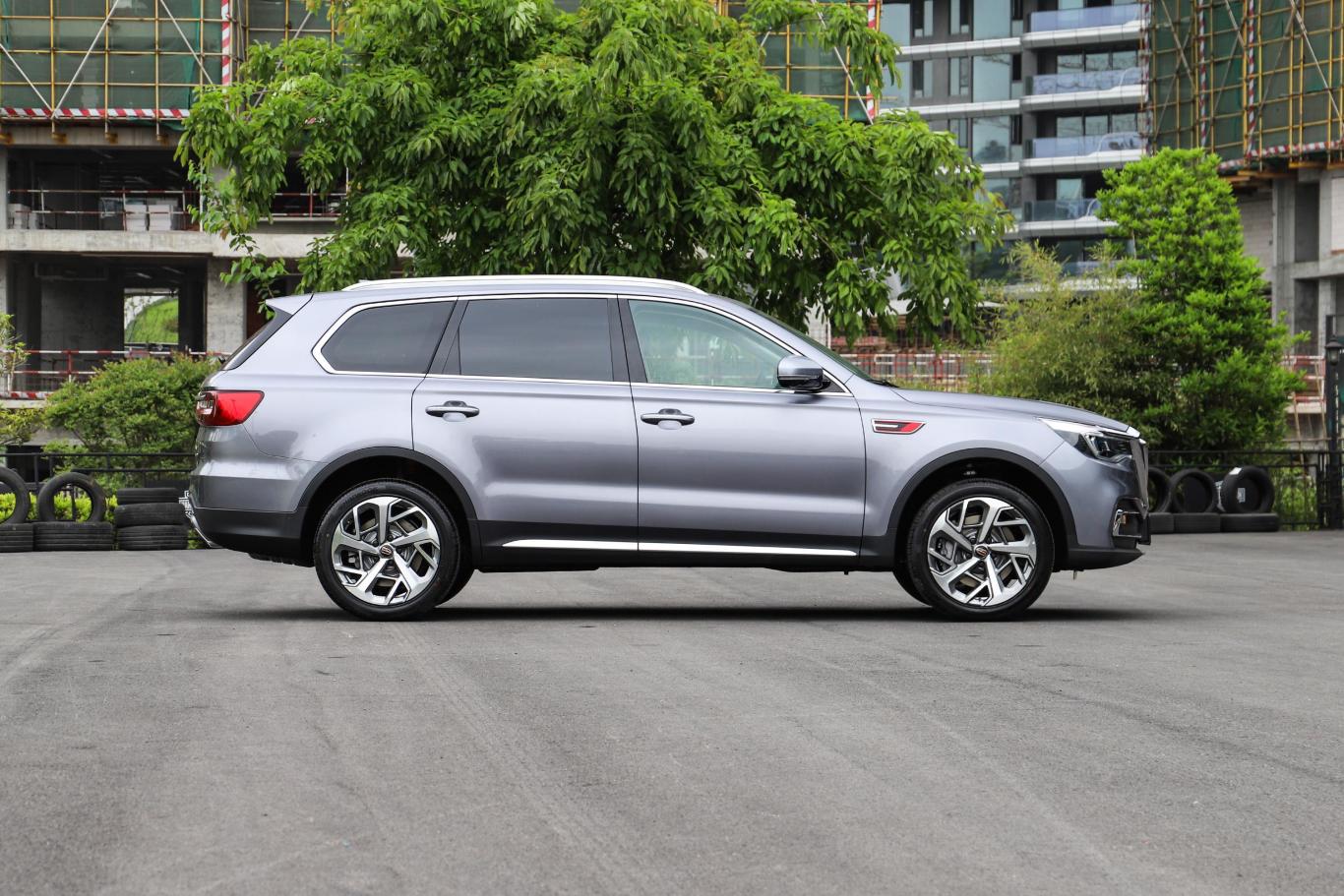 【红旗HS72.0T 双离合 两驱 智联旗畅版正侧车头向右水平图片-汽车图片大全】-易车