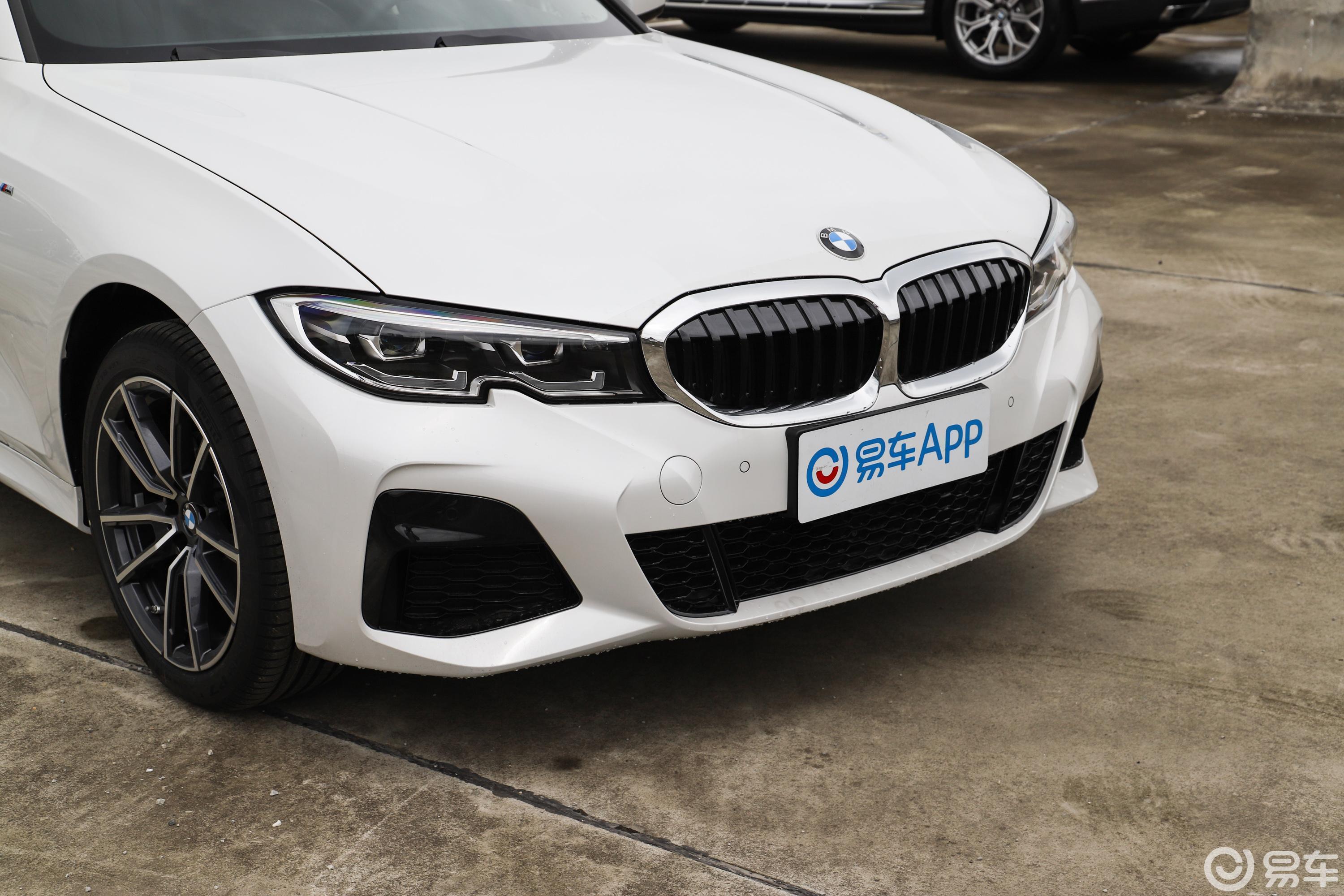 【宝马3系改款 320Li M运动套装前格栅侧俯拍图片-汽车图片大全】-易车