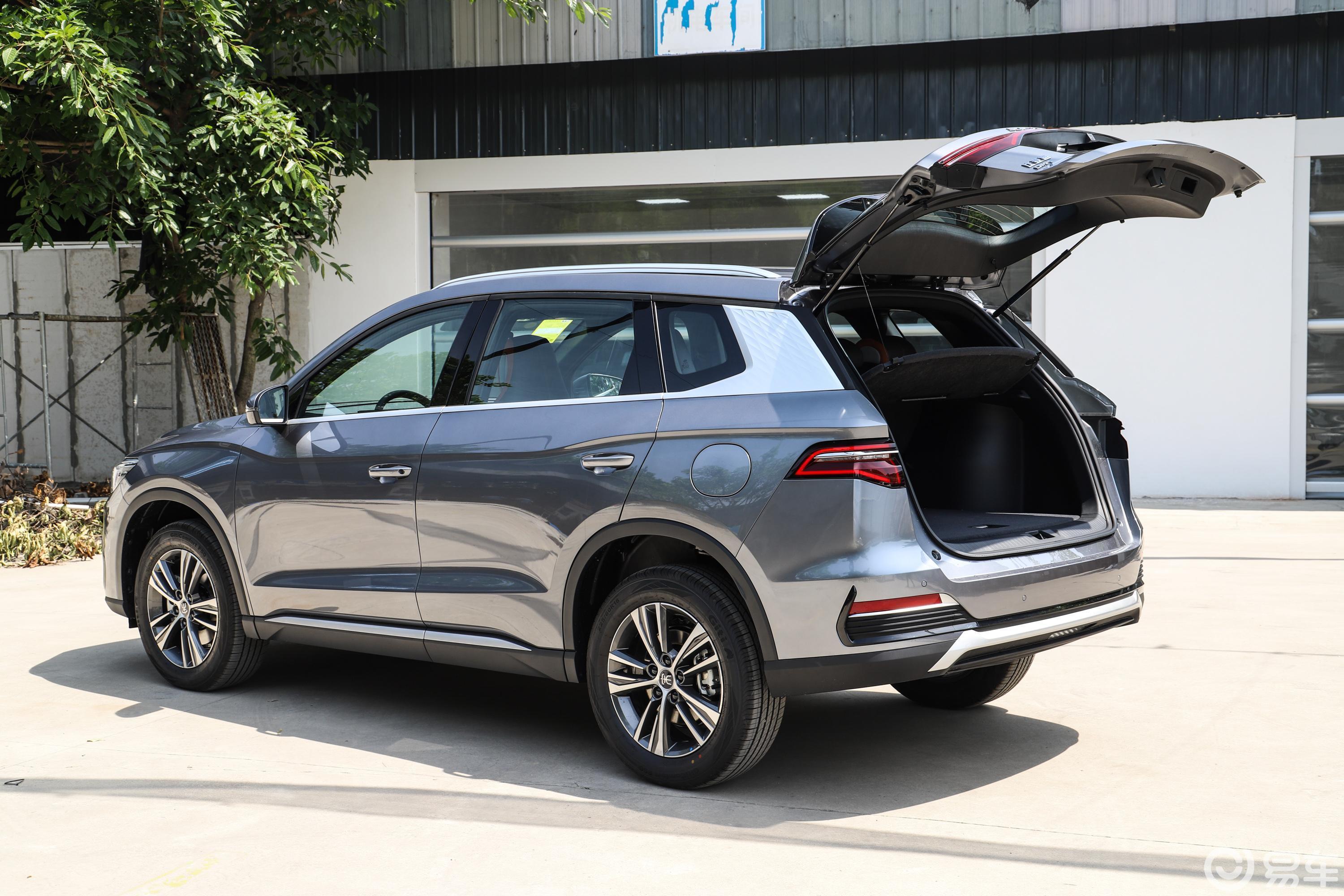 【宋Pro新能源DM-i 51KM 豪华型后备厢开启45度侧拍图片-汽车图片大全】-易车