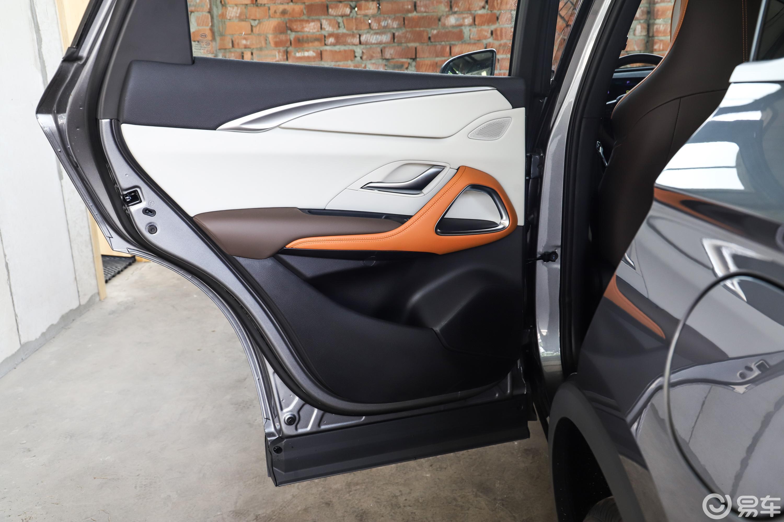 【宋Pro新能源DM-i 1.5L 51KM 豪华型后排功能图片-汽车图片大全】-易车