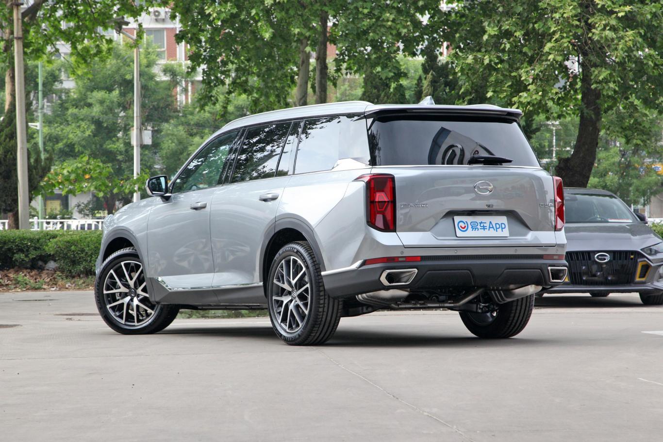 【传祺GS82.0T 两驱豪华智联版 6座侧后45度车头向左水平图片-汽车图片大全】-易车