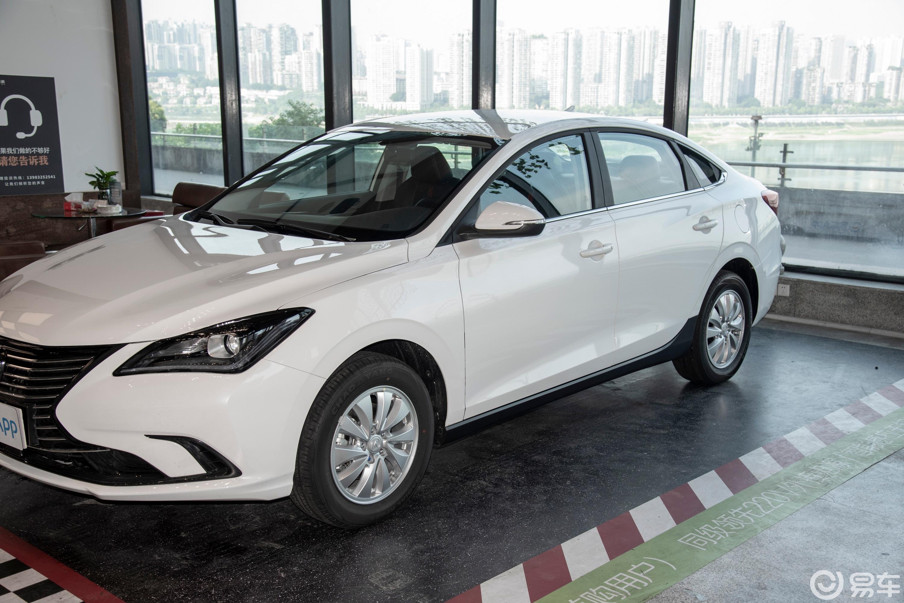 【2022款 365km 智焕网约版 磷酸铁锂汽车图片-汽车图片大全】-易车