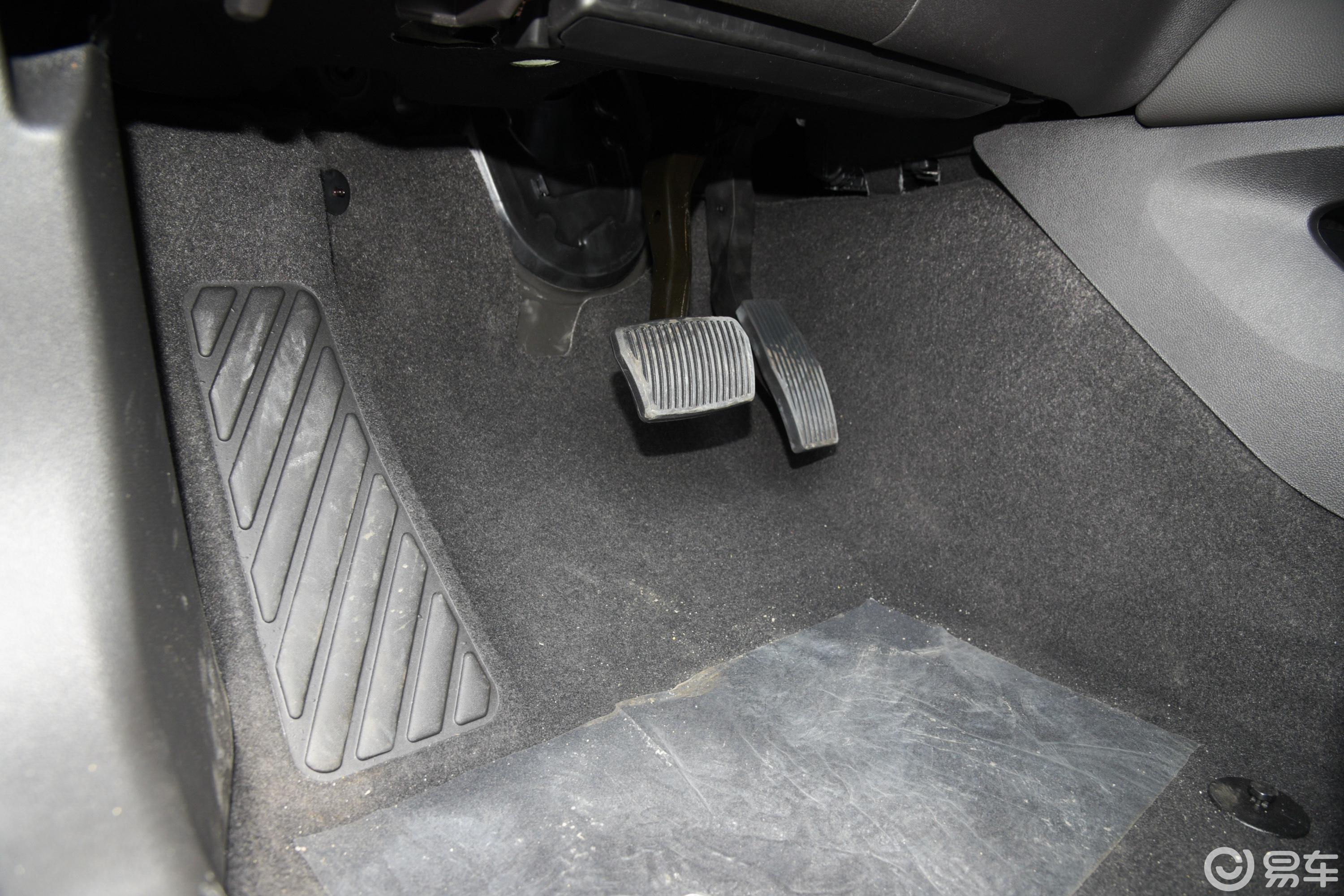 【昂科威昂科威Plus 四驱Avenir艾维亚 7座脚踏板图片-汽车图片大全】-易车